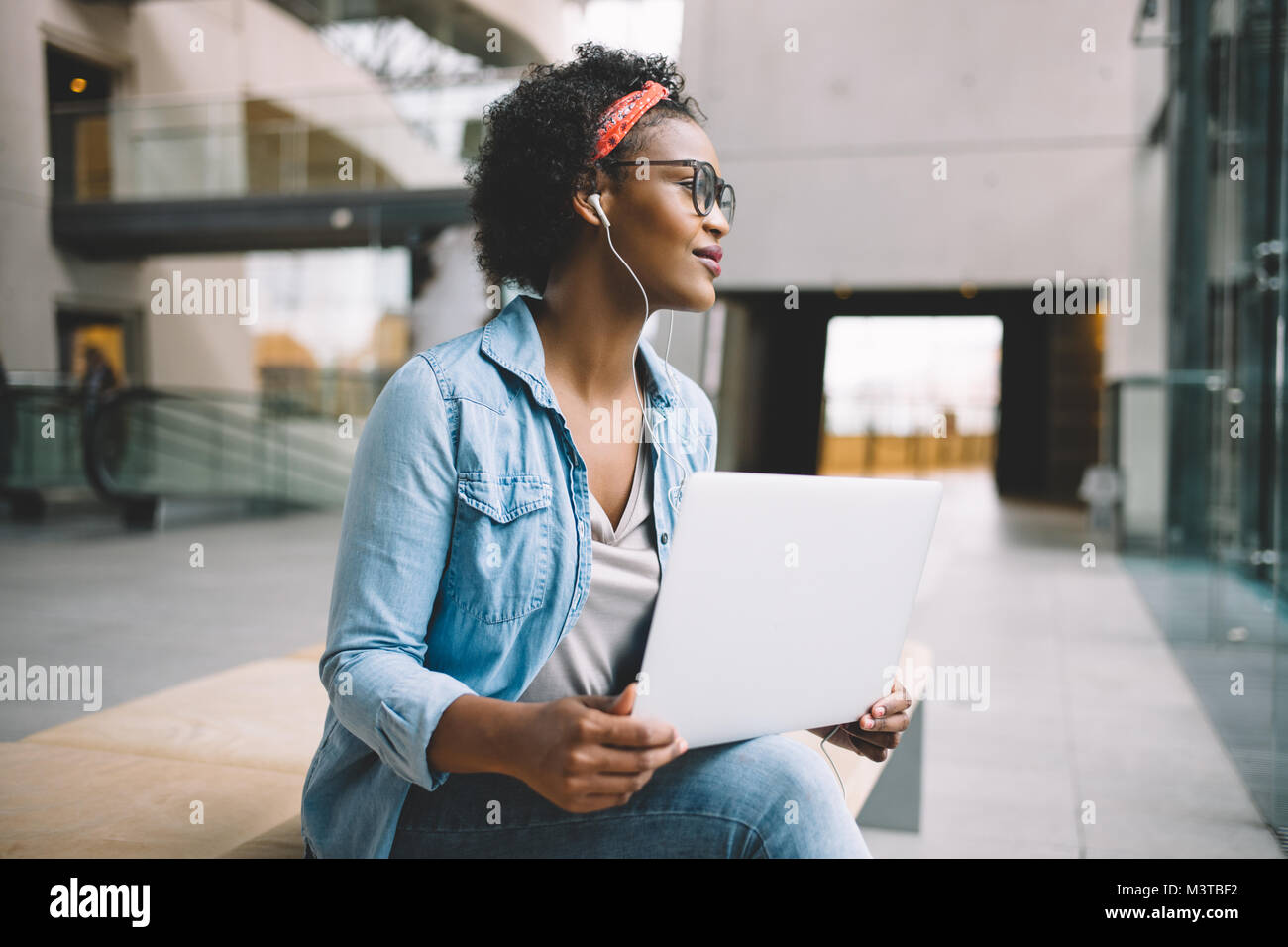 Deep thinking student hi-res stock photography and images - Alamy