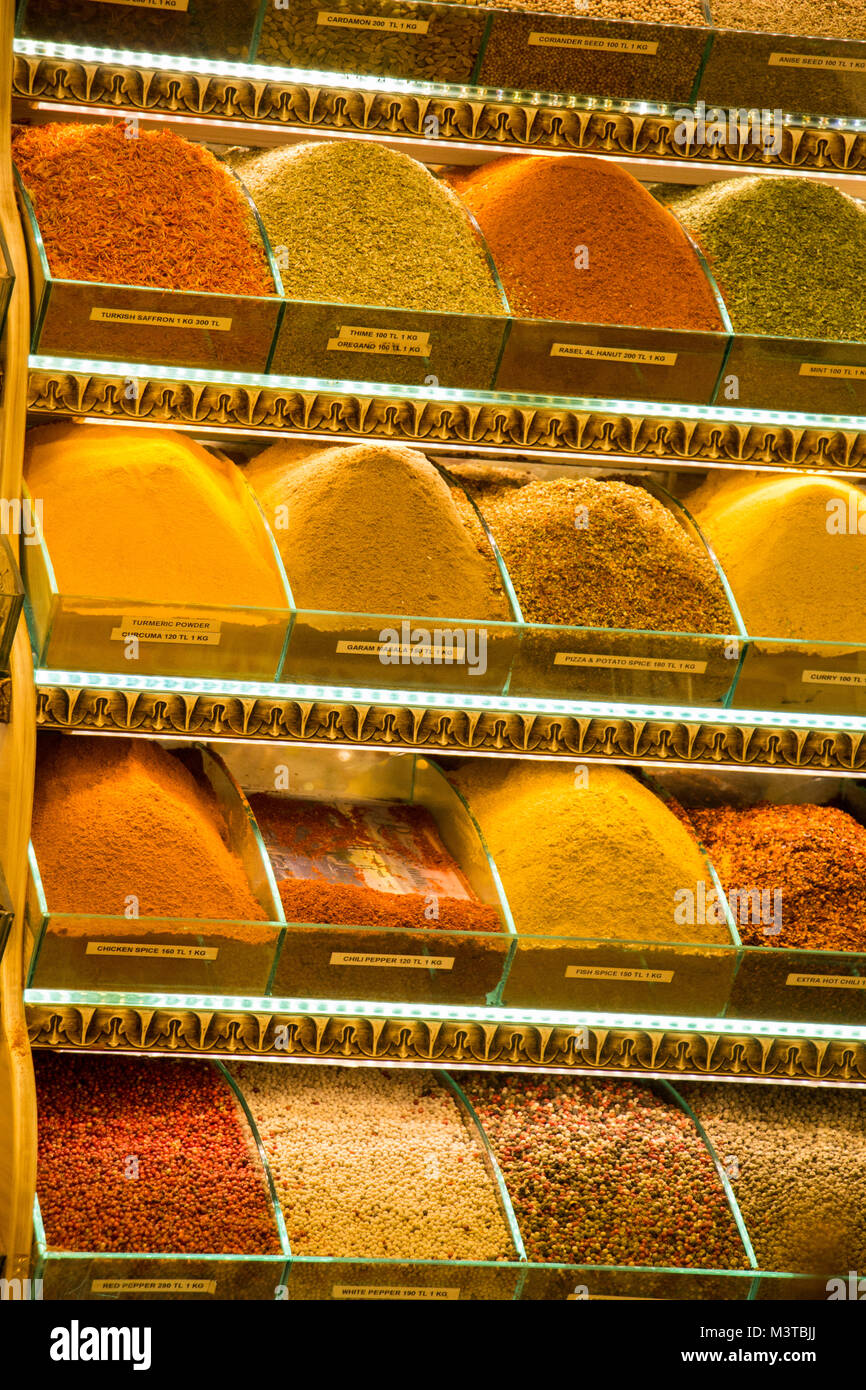 Various type of spices at the Spice Market Stock Photo - Alamy