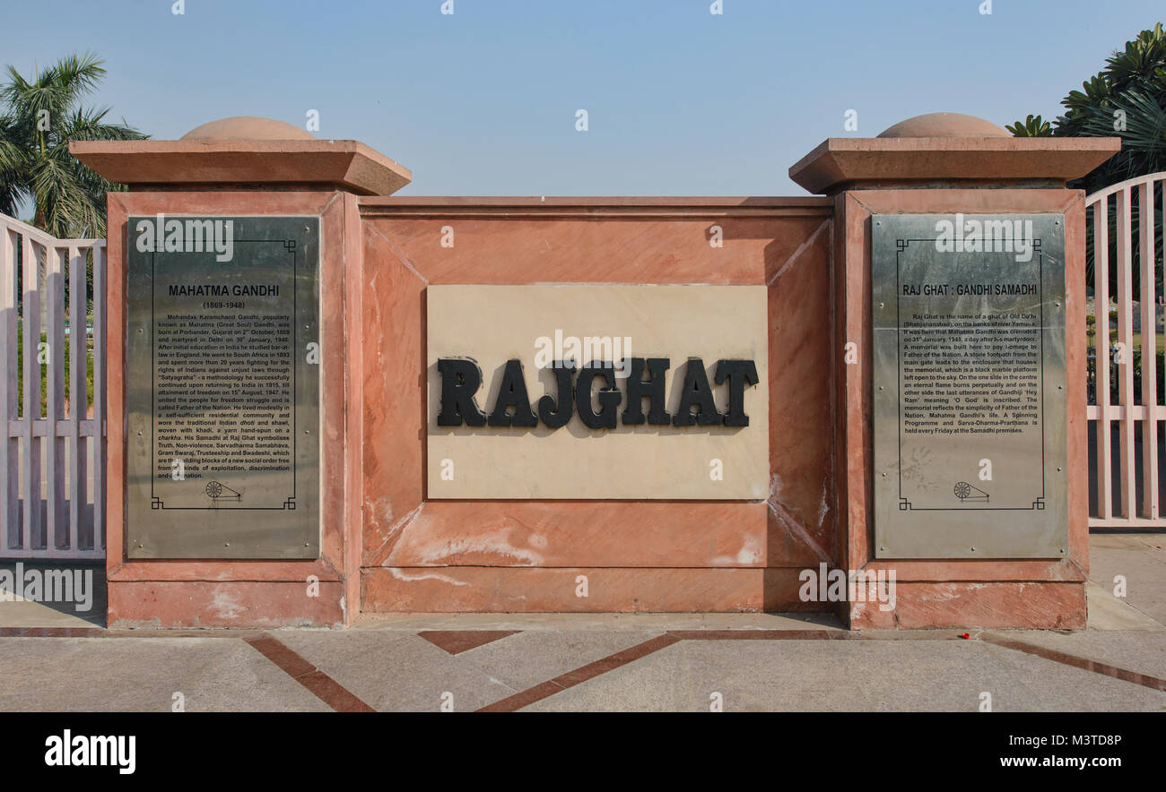 Memorial to Mahatma Gandhi at Raj Ghat, Delhi, India Stock Photo - Alamy