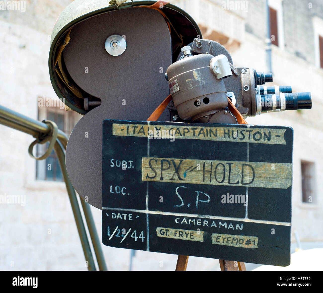 Salute to 40s hi-res stock photography and images - Alamy