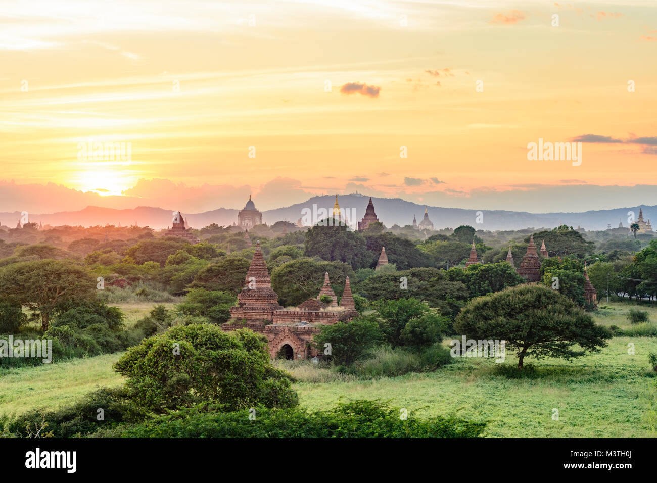 Bagan: Thatbyinnyu Temple, Ananda Temple, temples in Old Bagan, stupa Tan Kyi Paya atop mountain ...