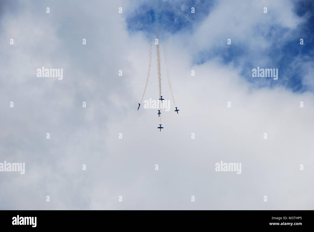 Five planes hi-res stock photography and images - Alamy