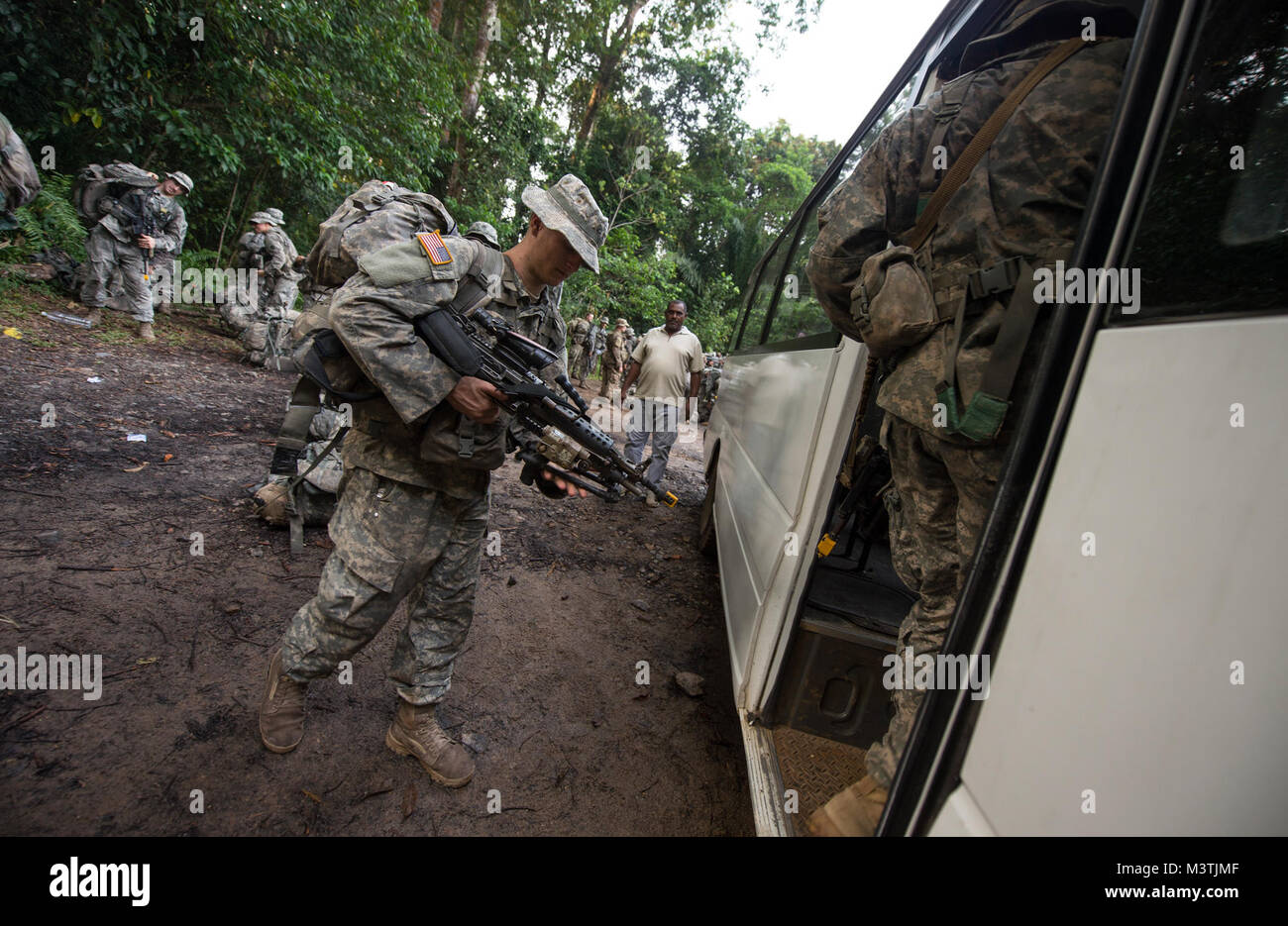 U.S. Army Infantry Soldiers, with the 703rd Brigade Support Battalion ...