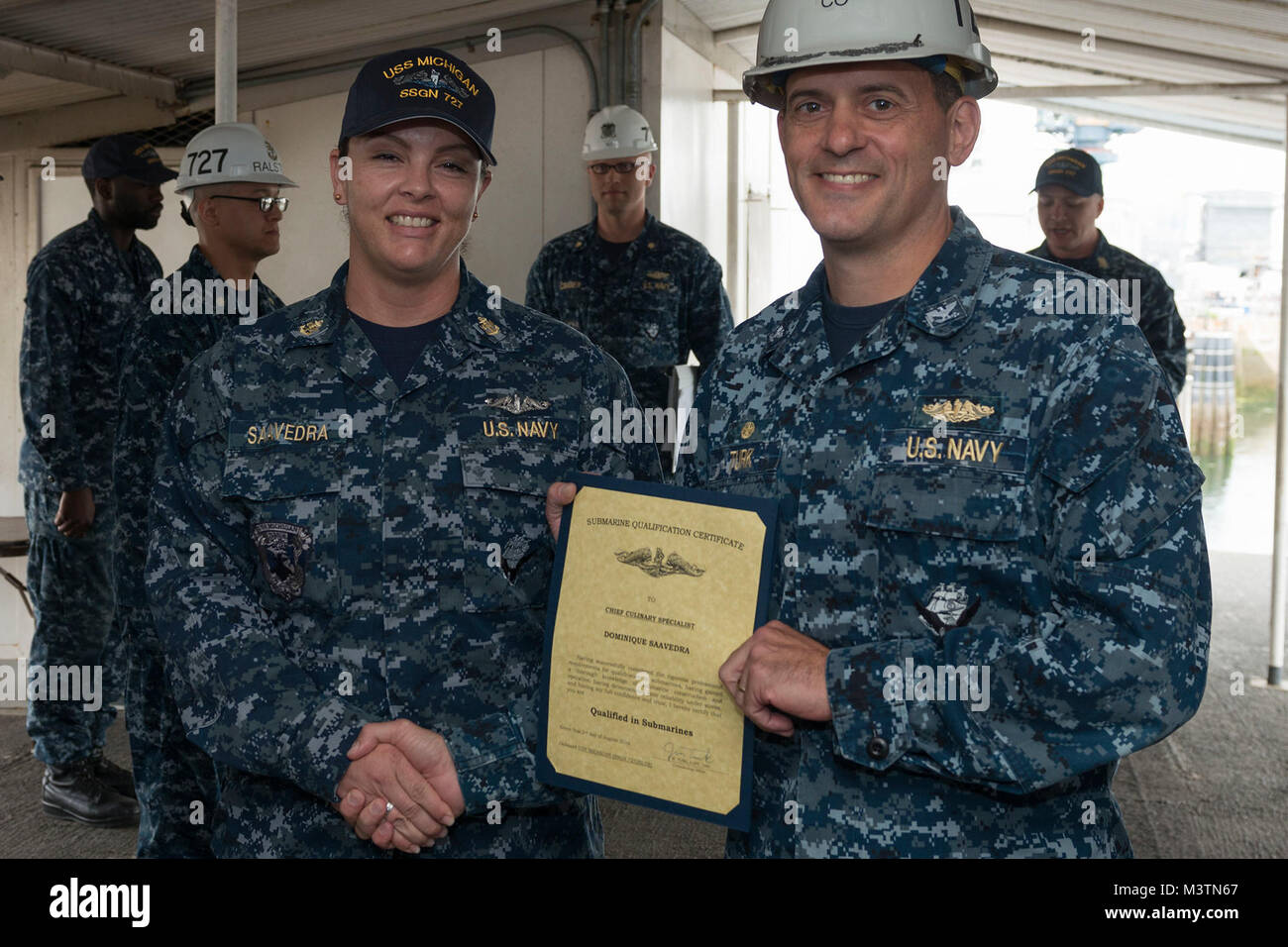 Enlisted submarine warfare specialist hi-res stock photography and ...