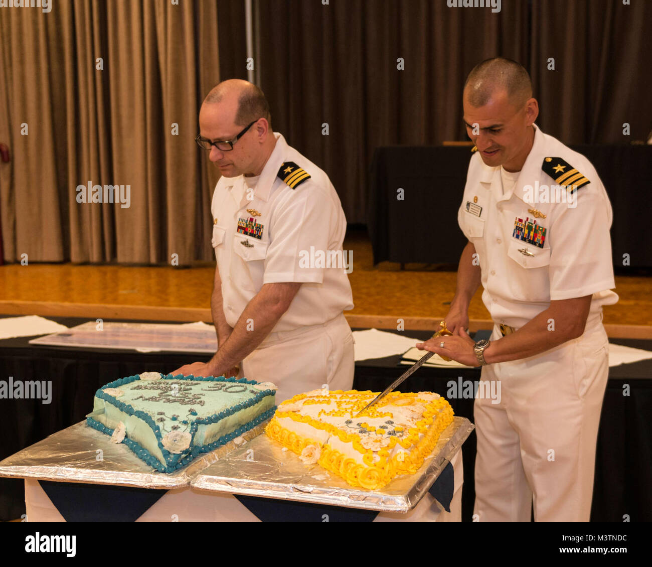 BANGOR, Wash. (Aug. 12. 2016) Cmdrs. Ryan Heilman (left) and Gene ...