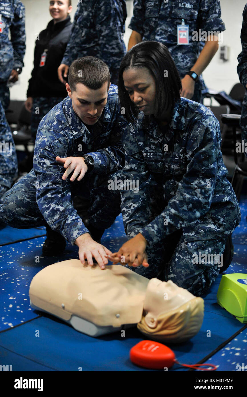 NAVAL BASE KITSAP-BREMERTON, Wash. (Sept. 15, 2016) - Hospital Corpsman ...