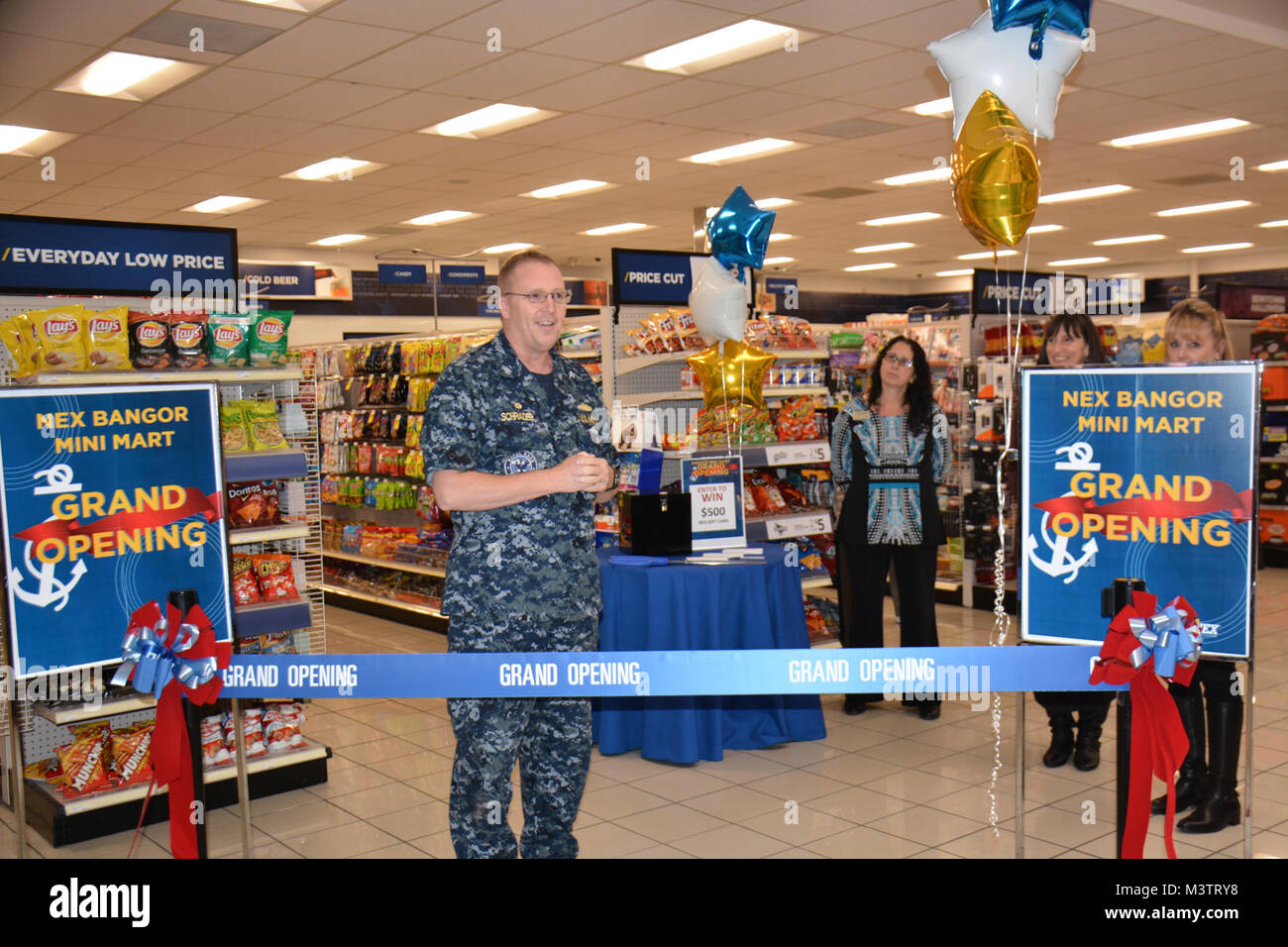 161020-N-VM861-014 BANGOR, Wash. (Oct. 20, 2016) – Capt. Alan Schrader ...
