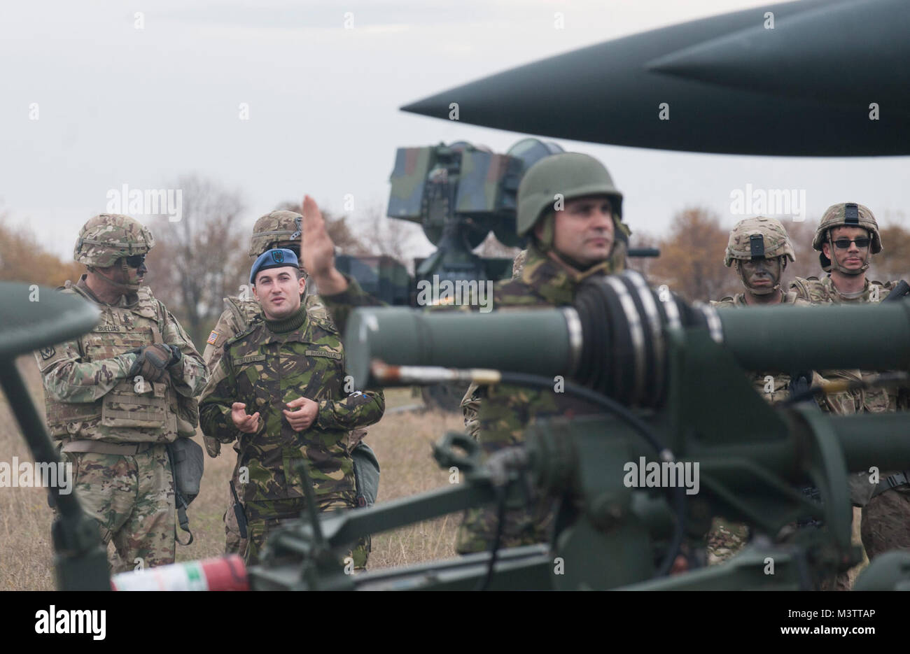 U.S. Army Soldiers with the 5th Battalion, 7th Air Defense Artillery ...