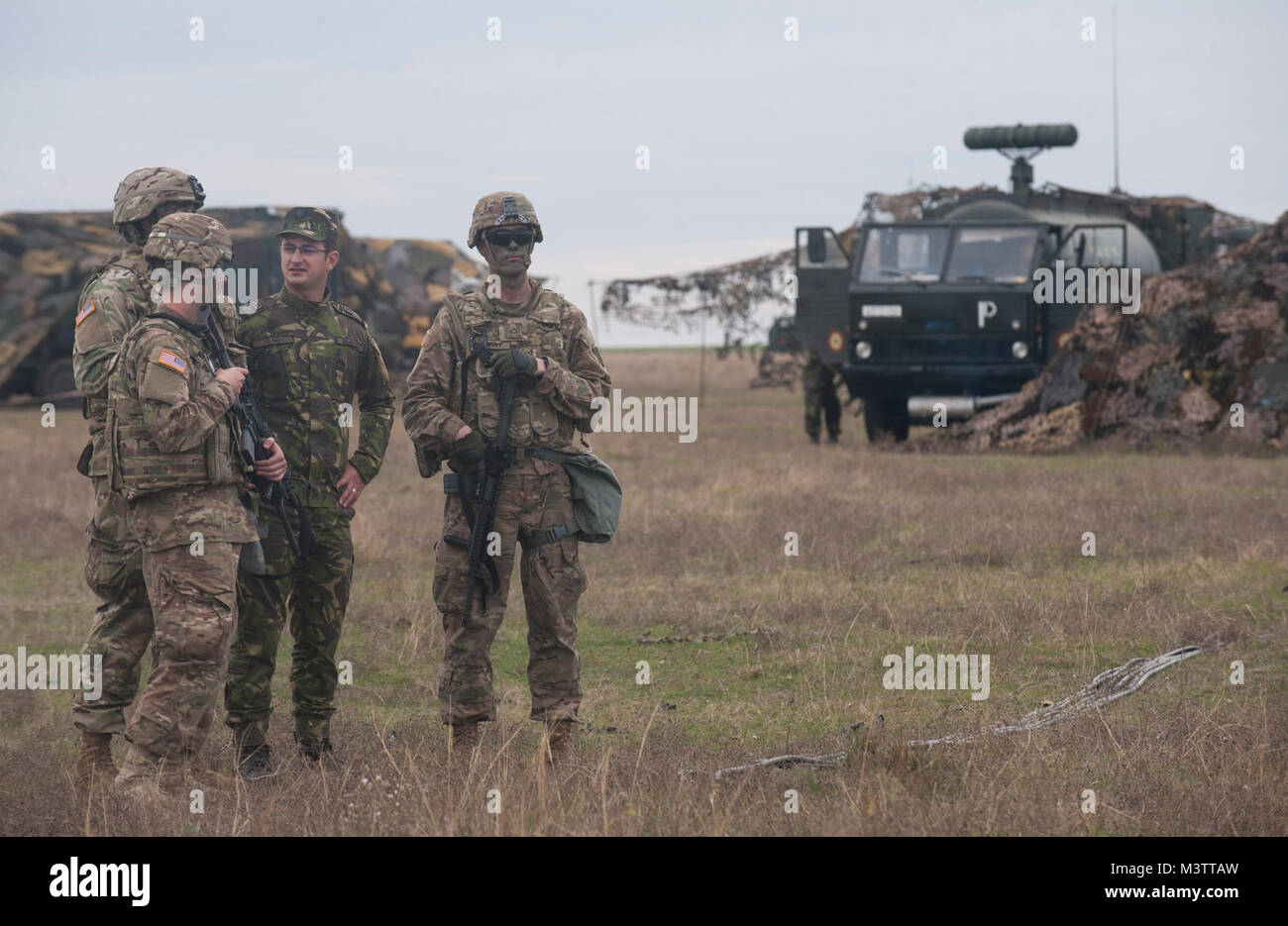 U.S. Army Soldiers with the 5th Battalion, 7th Air Defense Artillery ...