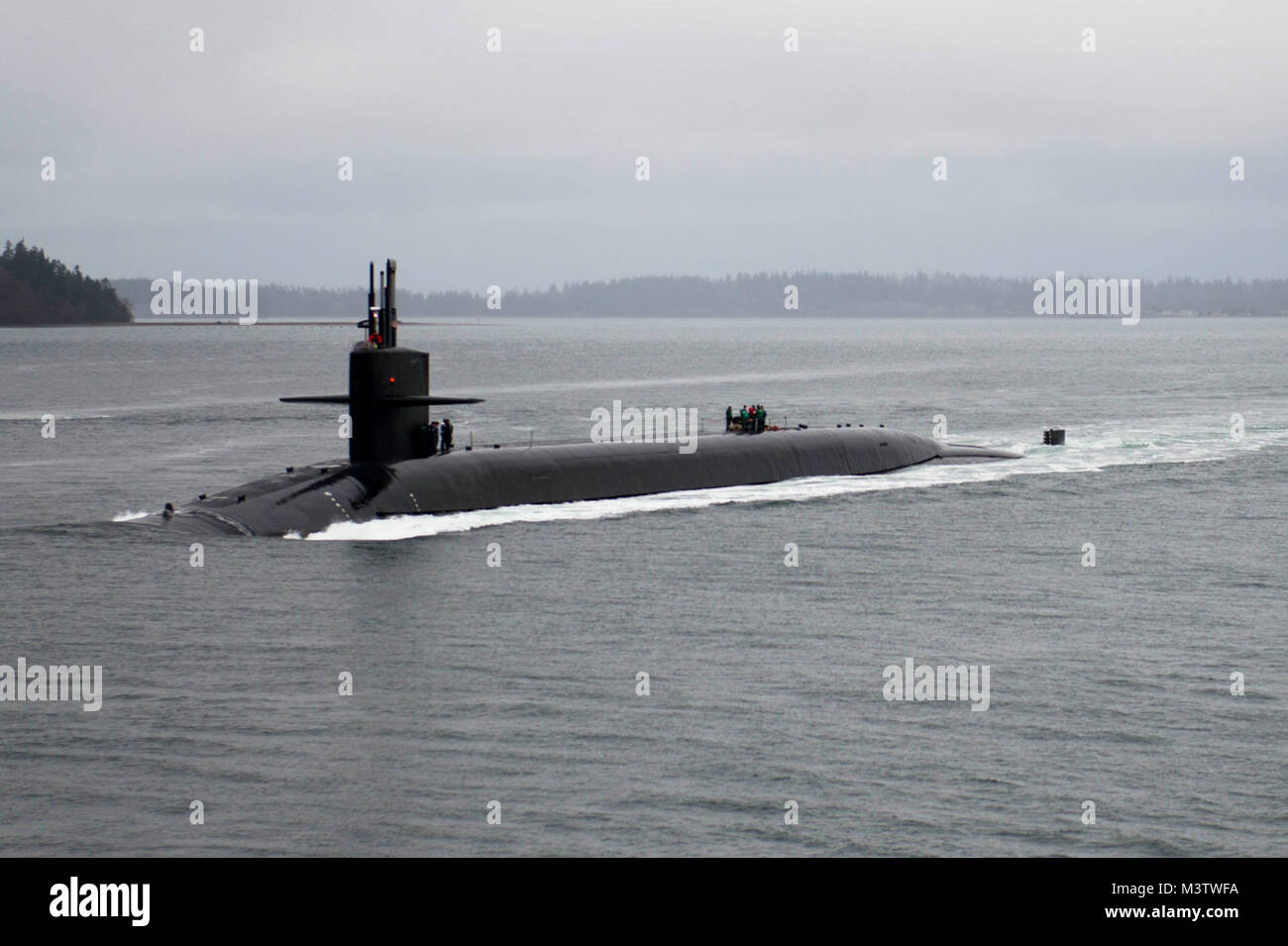 Ballistic missile submarine sailor hi-res stock photography and images ...