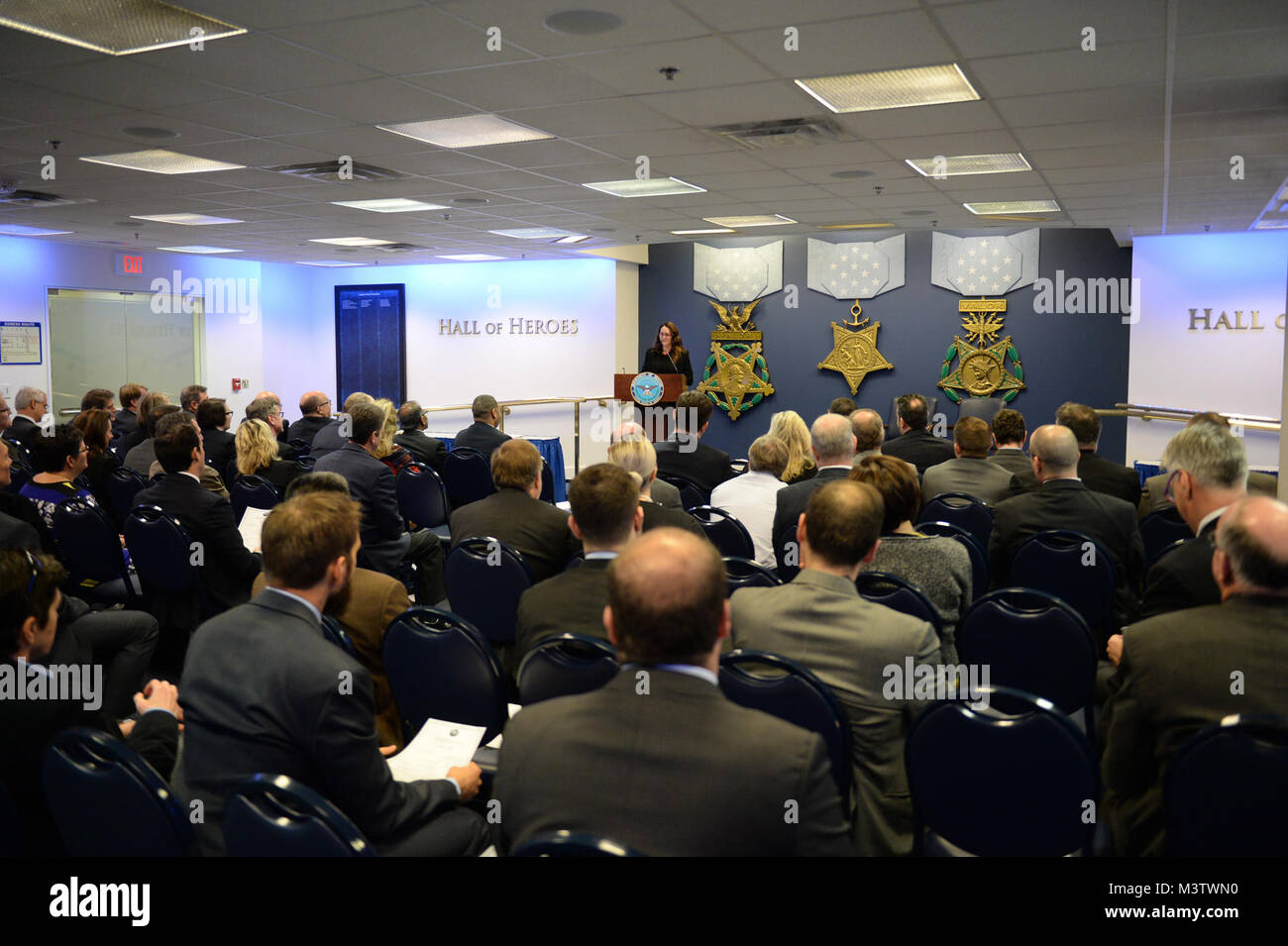 American manufacturing during war hi-res stock photography and images ...