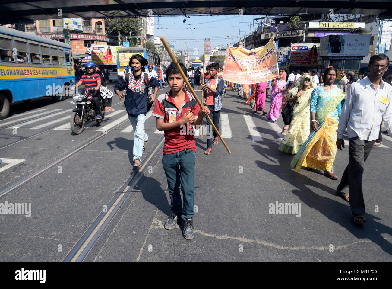 Kolkata, India. 12th Feb, 2018. Hindu boy perform traditional lathi ...