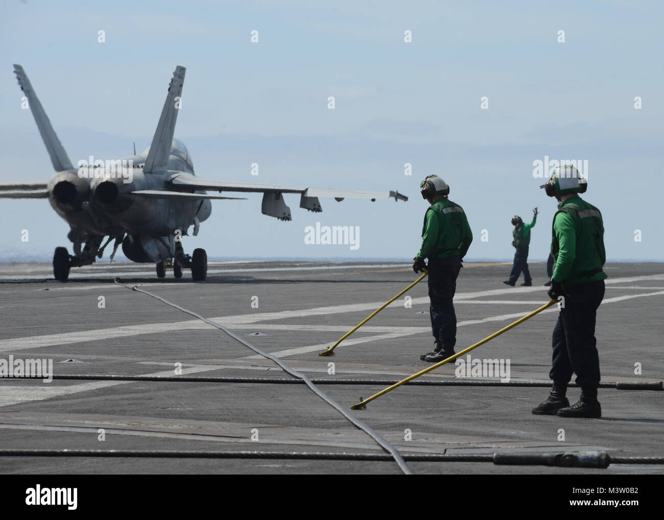 Arresting gear cable hi-res stock photography and images - Alamy