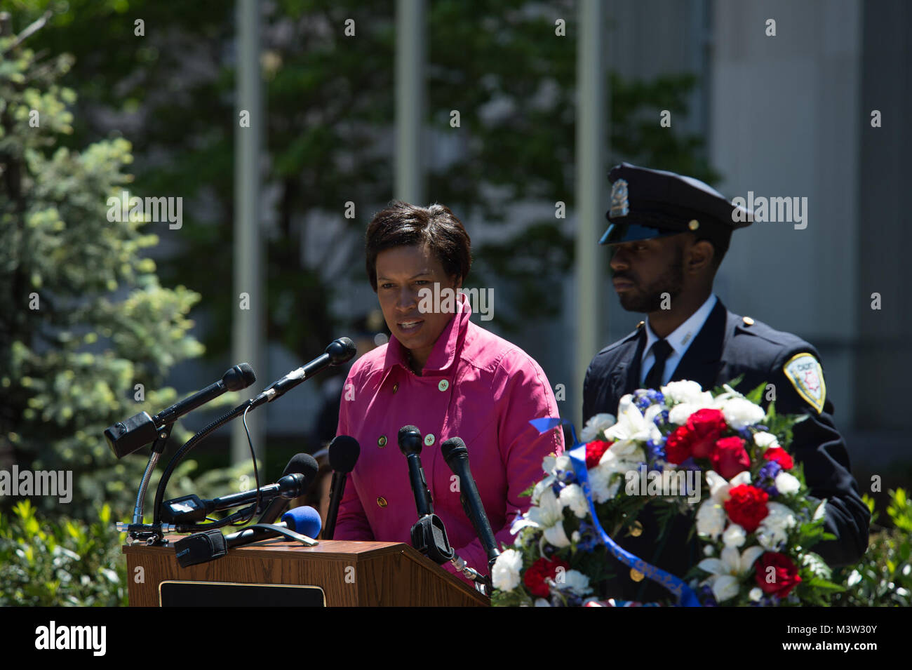 Mayor muriel bowser hi-res stock photography and images - Alamy