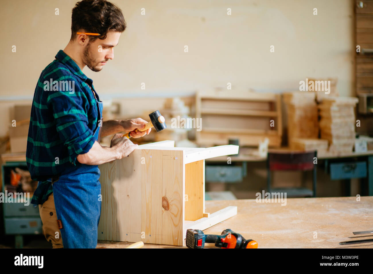 Carpenters nail hi-res stock photography and images - Alamy