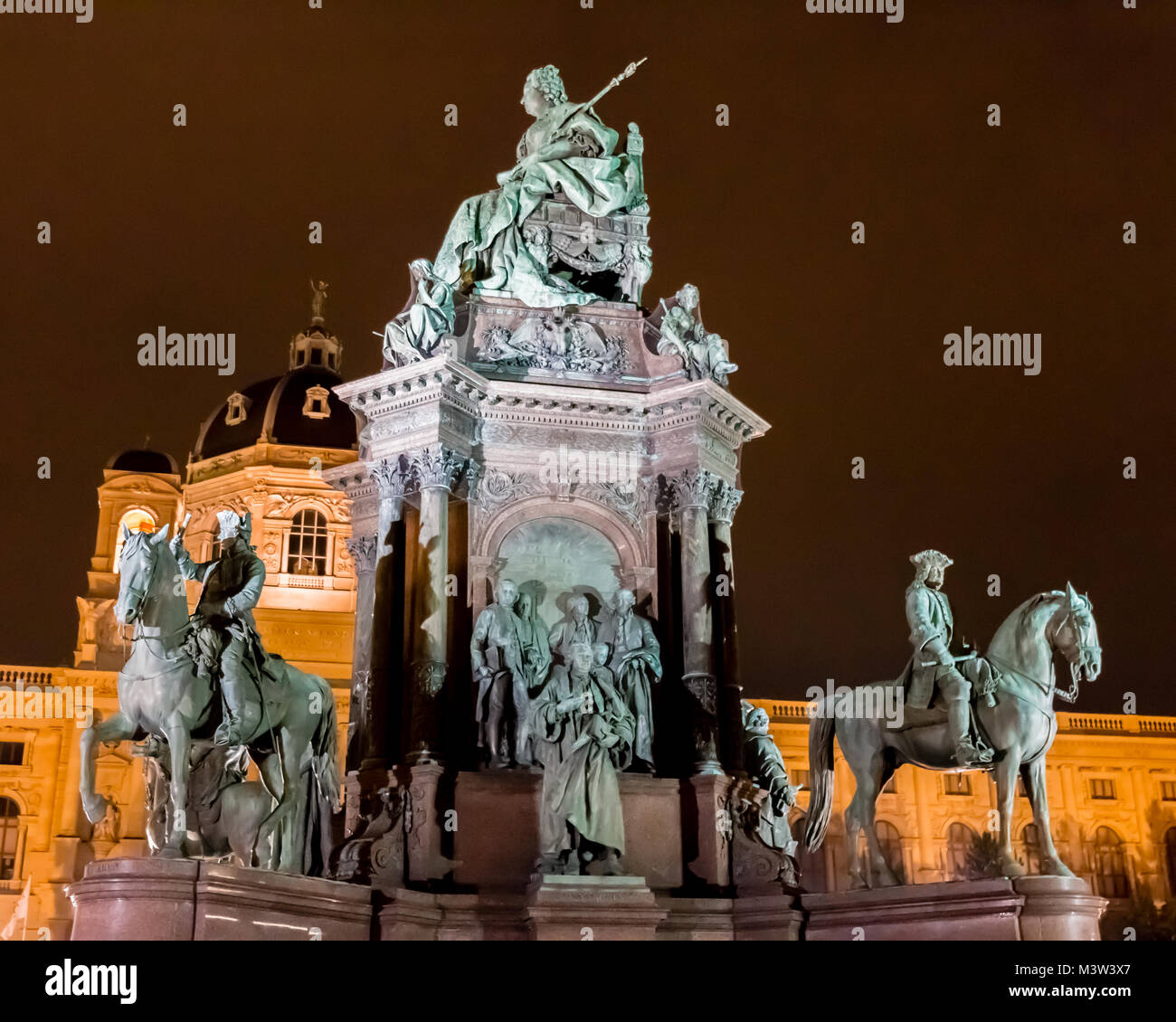 Museum of Natural History and the statue of Empress Maria Theresa ...