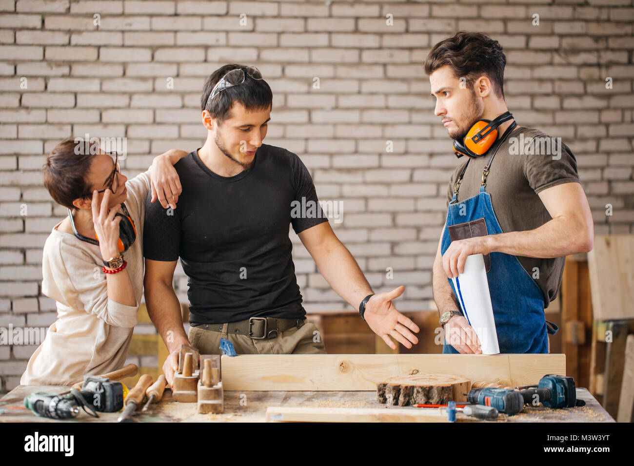 Instruction in woodworking hi-res stock photography and images - Alamy