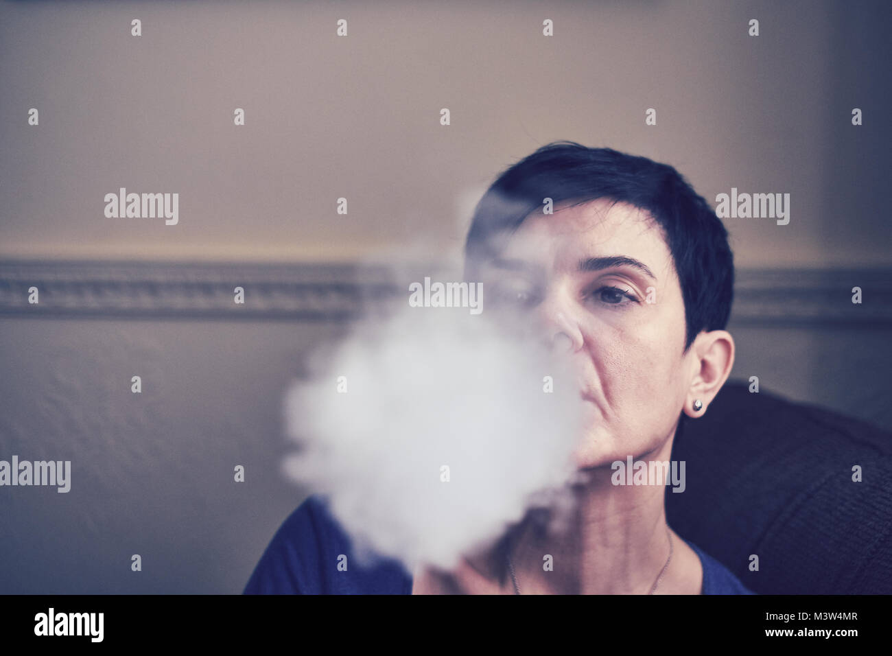 Female vaping hi-res stock photography and images - Alamy