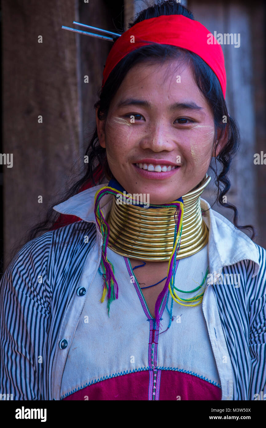 Portrait of Kayan tribe woman in Kayan state Myanmar Stock Photo - Alamy