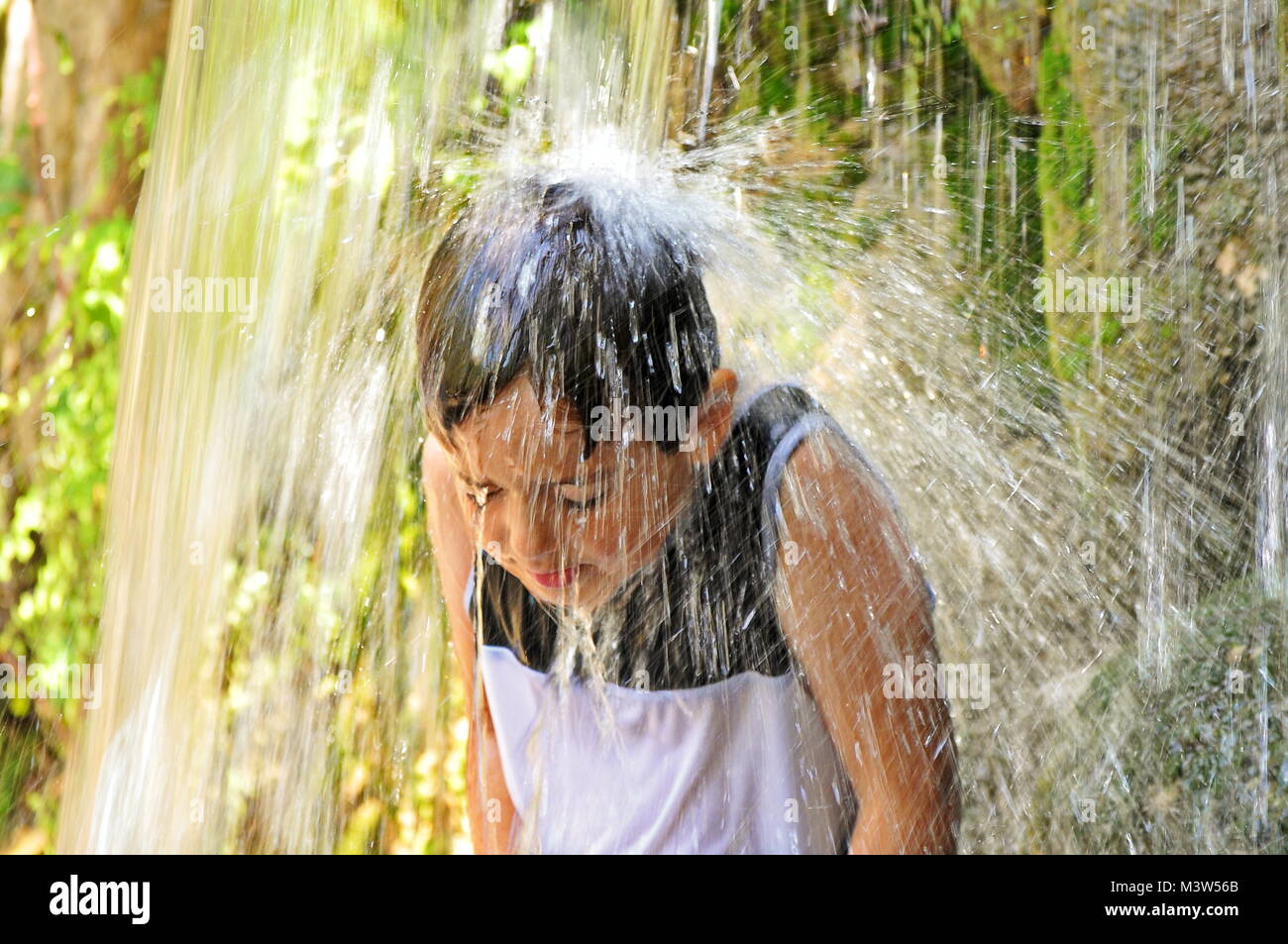 Under Waterfall Stock Photos & Under Waterfall Stock Images - Alamy