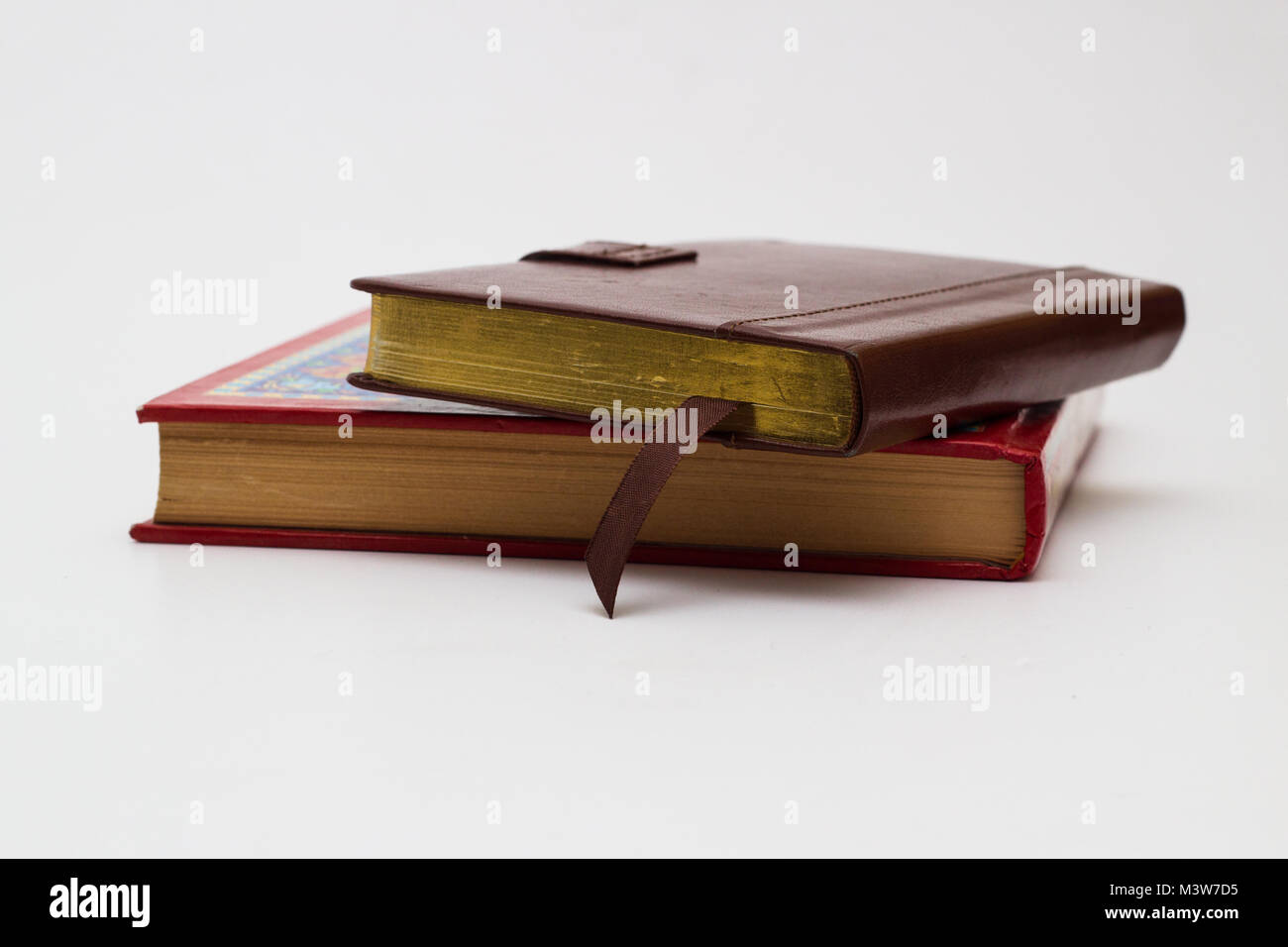Two open books hi-res stock photography and images - Alamy