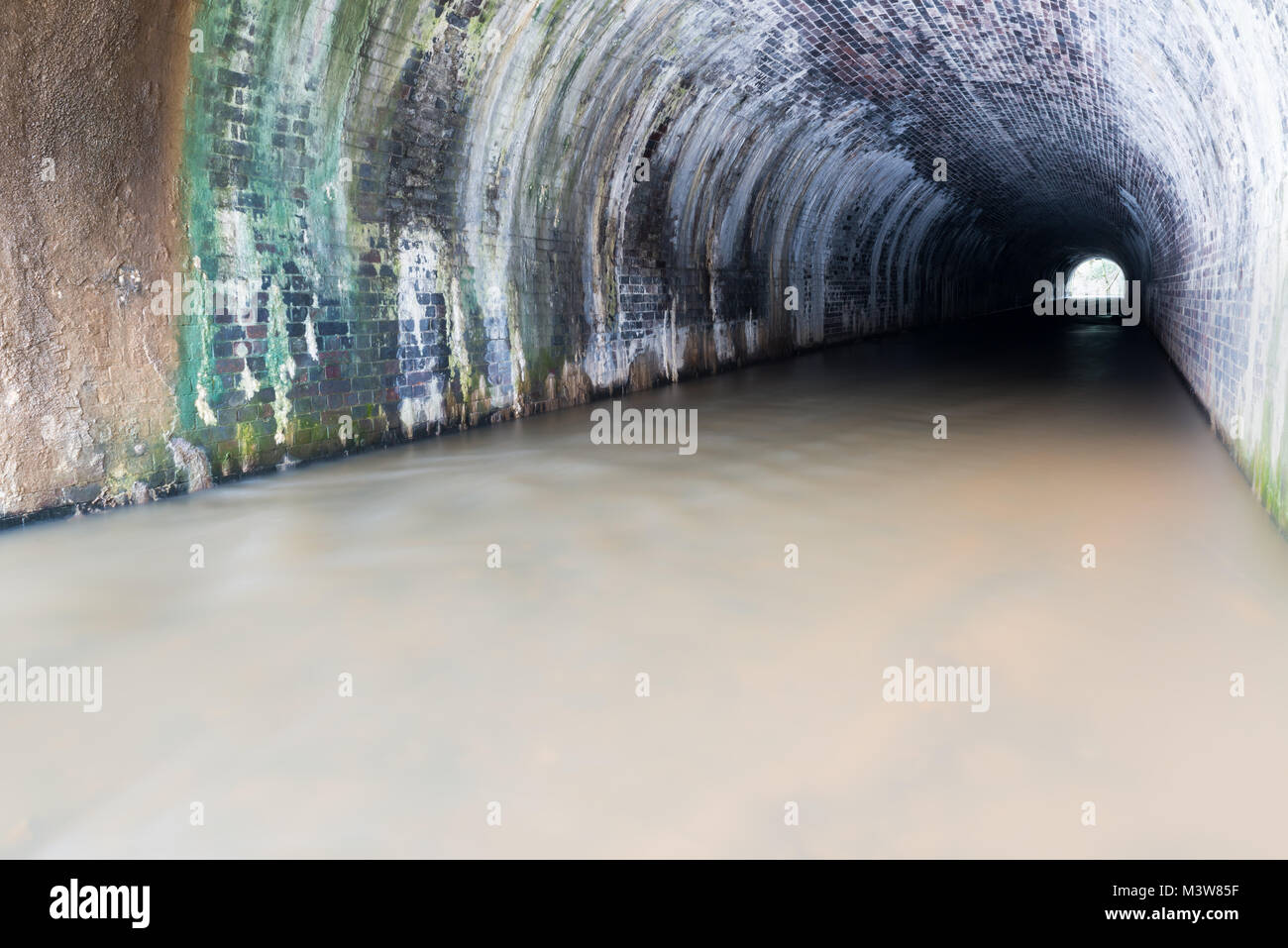 Water tunnel hi-res stock photography and images - Alamy
