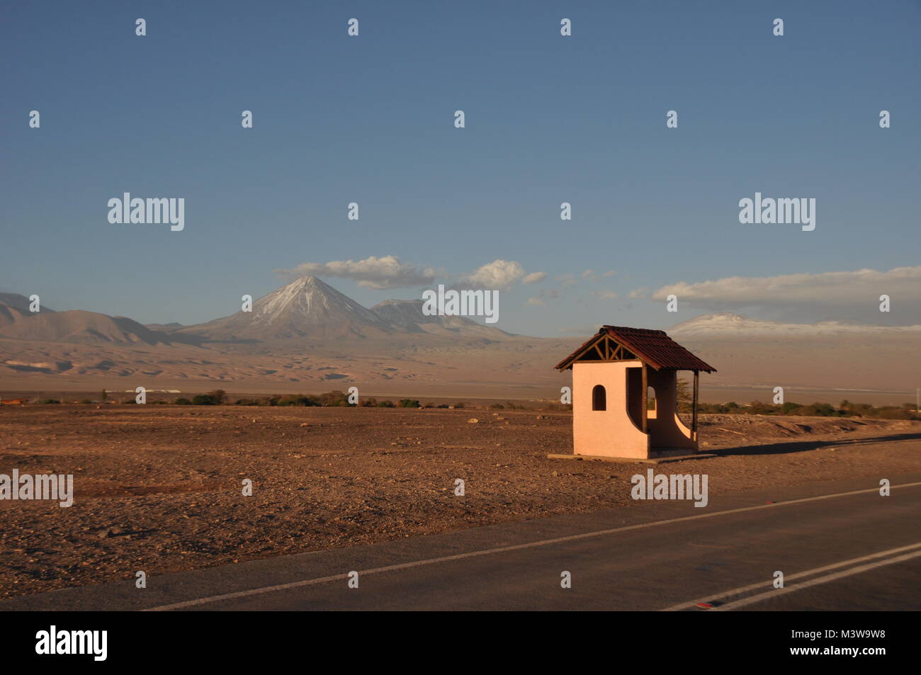 Highway and bus stop hi-res stock photography and images - Alamy