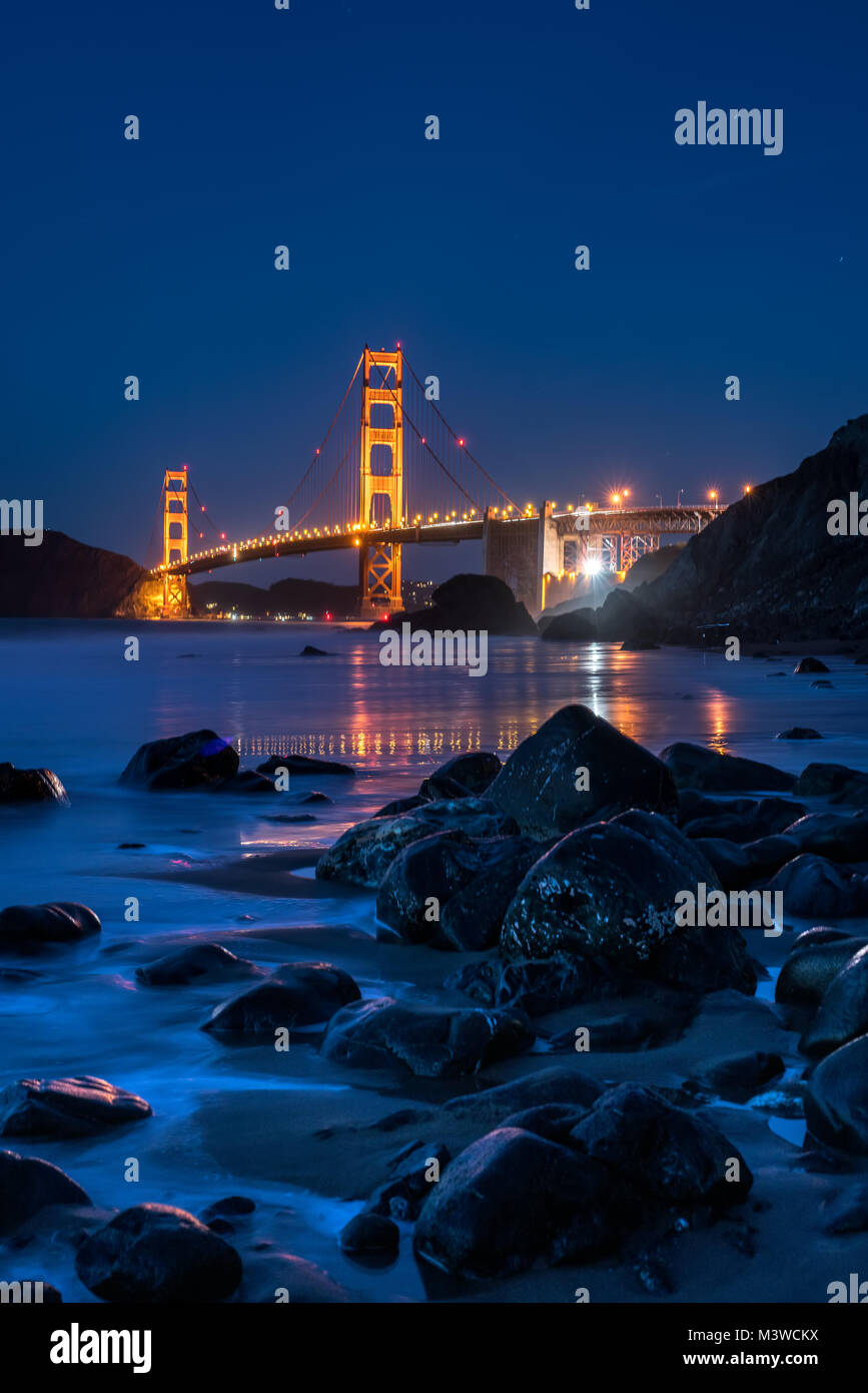 Night cityscape of Golden Gate Bridge Stock Photo - Alamy