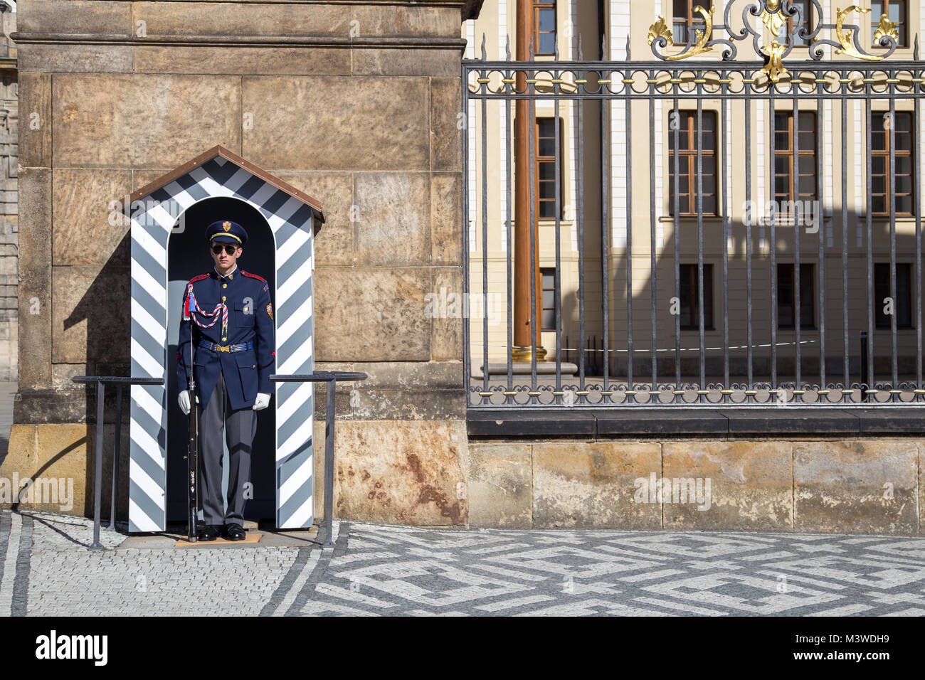 Royal Guard at Prague Castle Stock Photo - Alamy