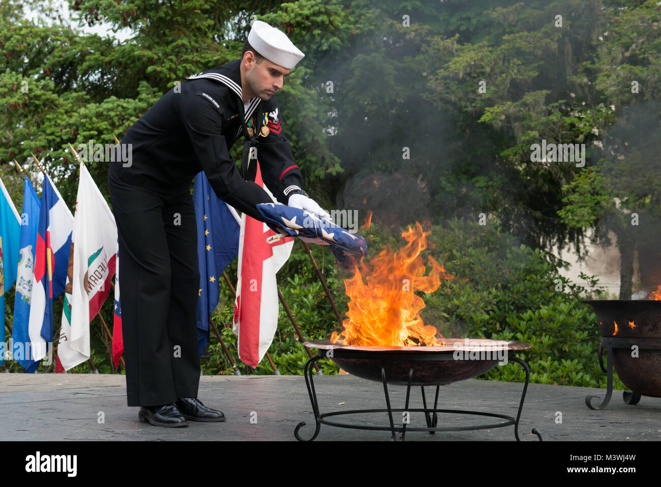 170614-N-UD469-110 BANGOR, Wash. (June 14, 2017) Sonar Technician ...
