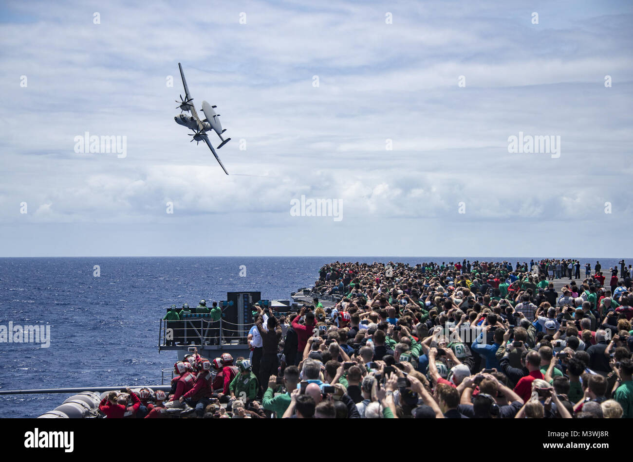 170618-N-BL637-084 PACIFIC OCEAN (June 18, 2017) An E-2C Hawkeye early ...