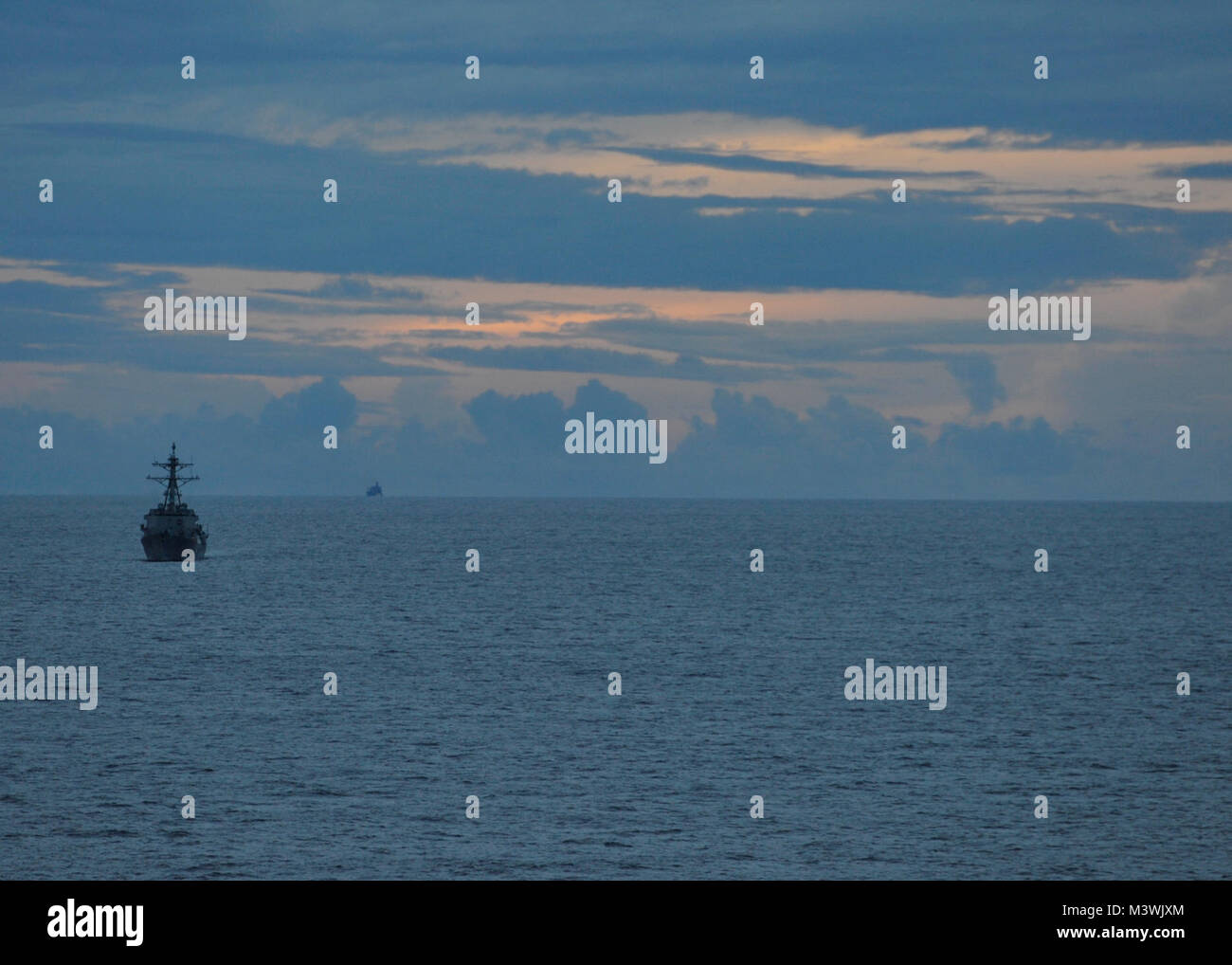 SURIGAO STRAIT (July 3, 2017) The Arleigh Burke-class destroyer USS ...