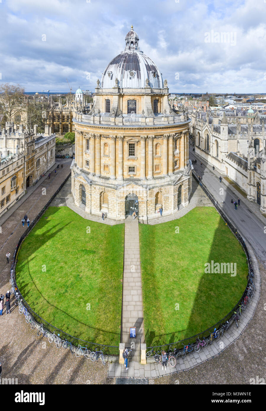 The Sheldonian three storey domed round library at the university of ...