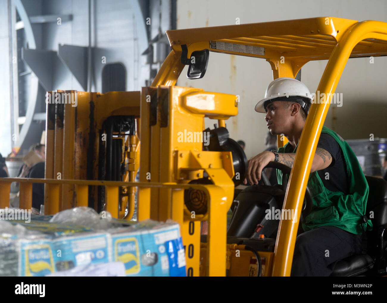 ARABIAN GULF (Aug. 3, 2017) U.S. Navy Logistics Specialist 3rd Class ...