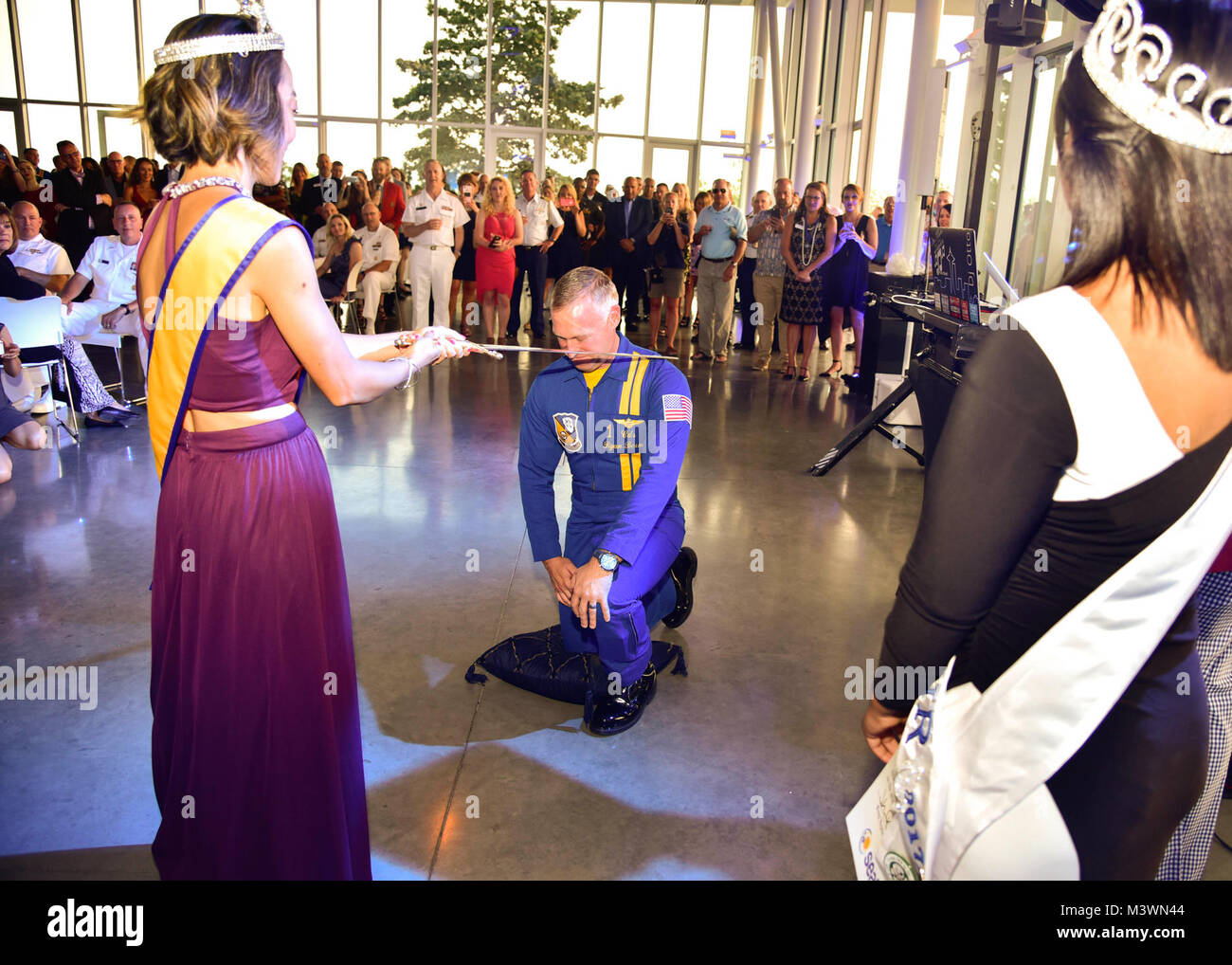 170804-N-MT581-181 SEATTLE (Aug. 04, 2017) Cmdr. Ryan Bernacchi, flight ...