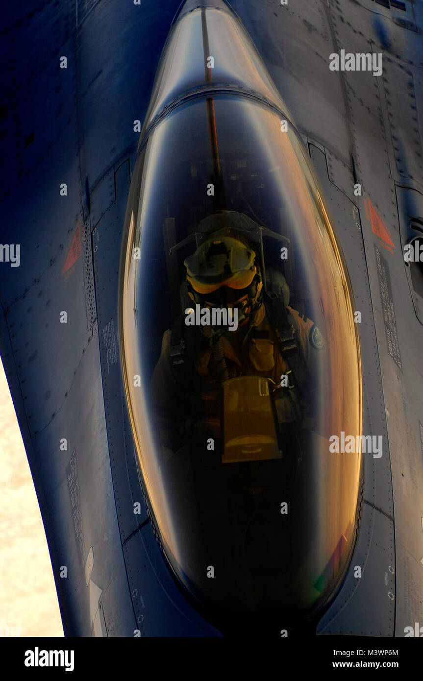F-16 Fighting Falcon (U.S. Air Force photo/Master Sgt. Andy Dunaway ...