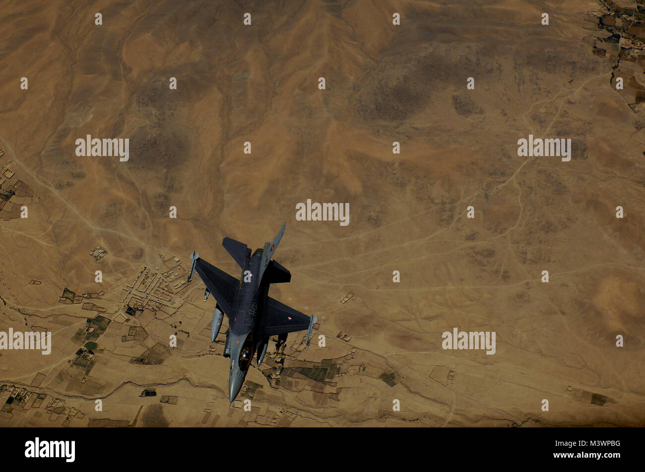 F-16 Fighting Falcon (U.S. Air Force photo/Master Sgt. Andy Dunaway ...