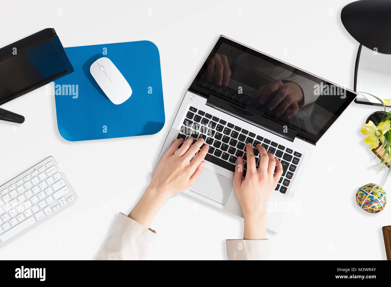 Using a mouse above hi-res stock photography and images - Alamy