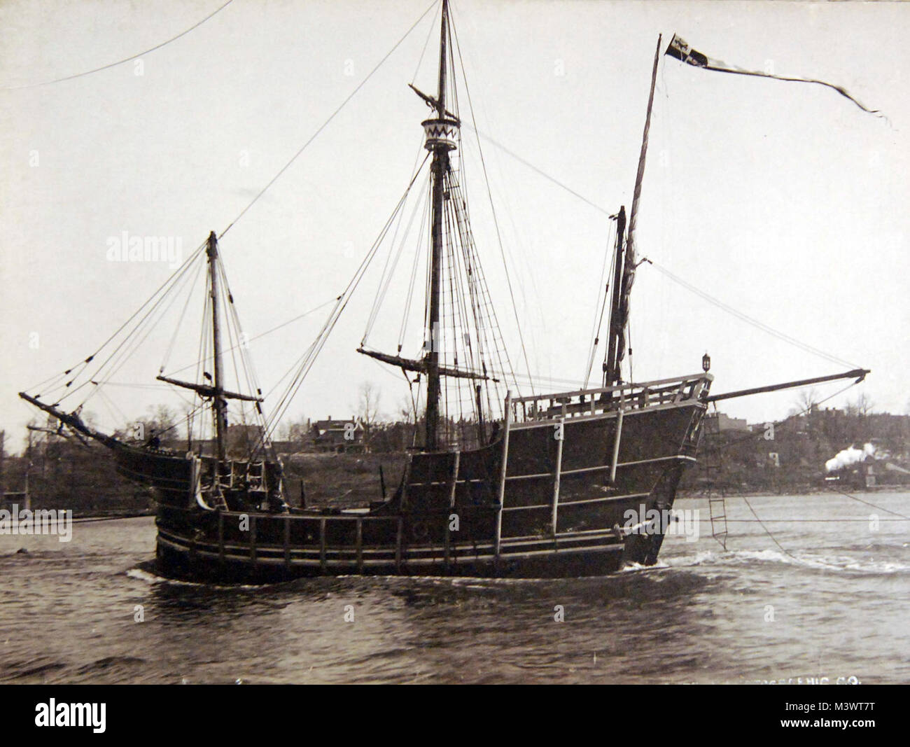 Lot-3906-2: Spanish Caravel Pinta, Replica, 1892. These were brought ...