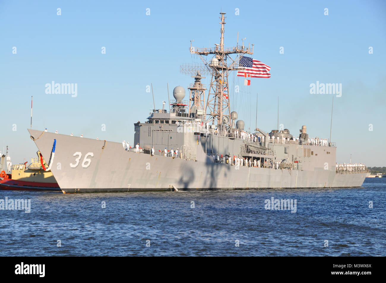 121030-N-IC228-001 MAYPORT, Fla. (Oct. 30, 2012) The guided-missile ...