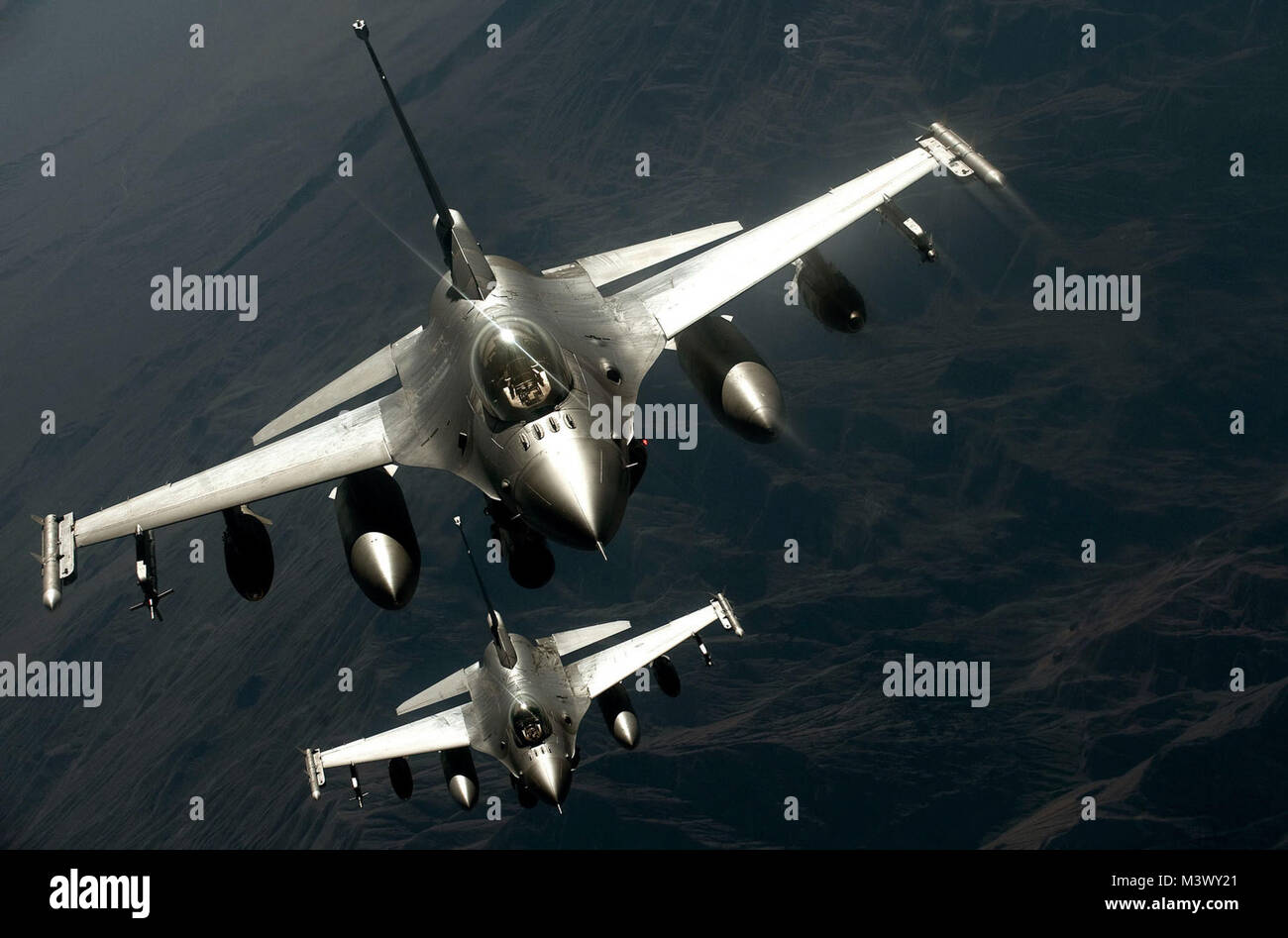 Two F-16 Fighting Falcons assigned to the Alabama Air National Guard's ...