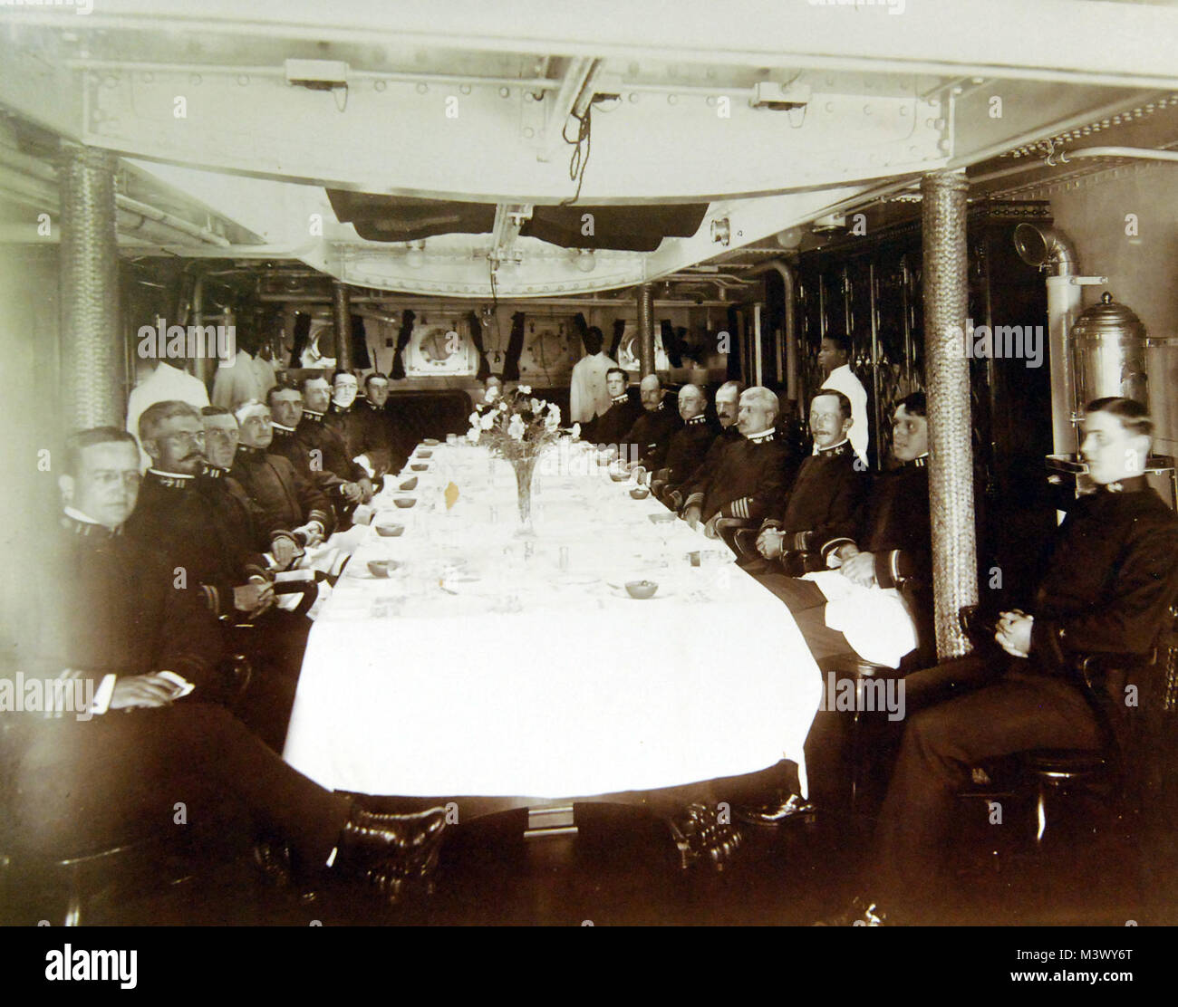 Officers wardroom hi-res stock photography and images - Alamy