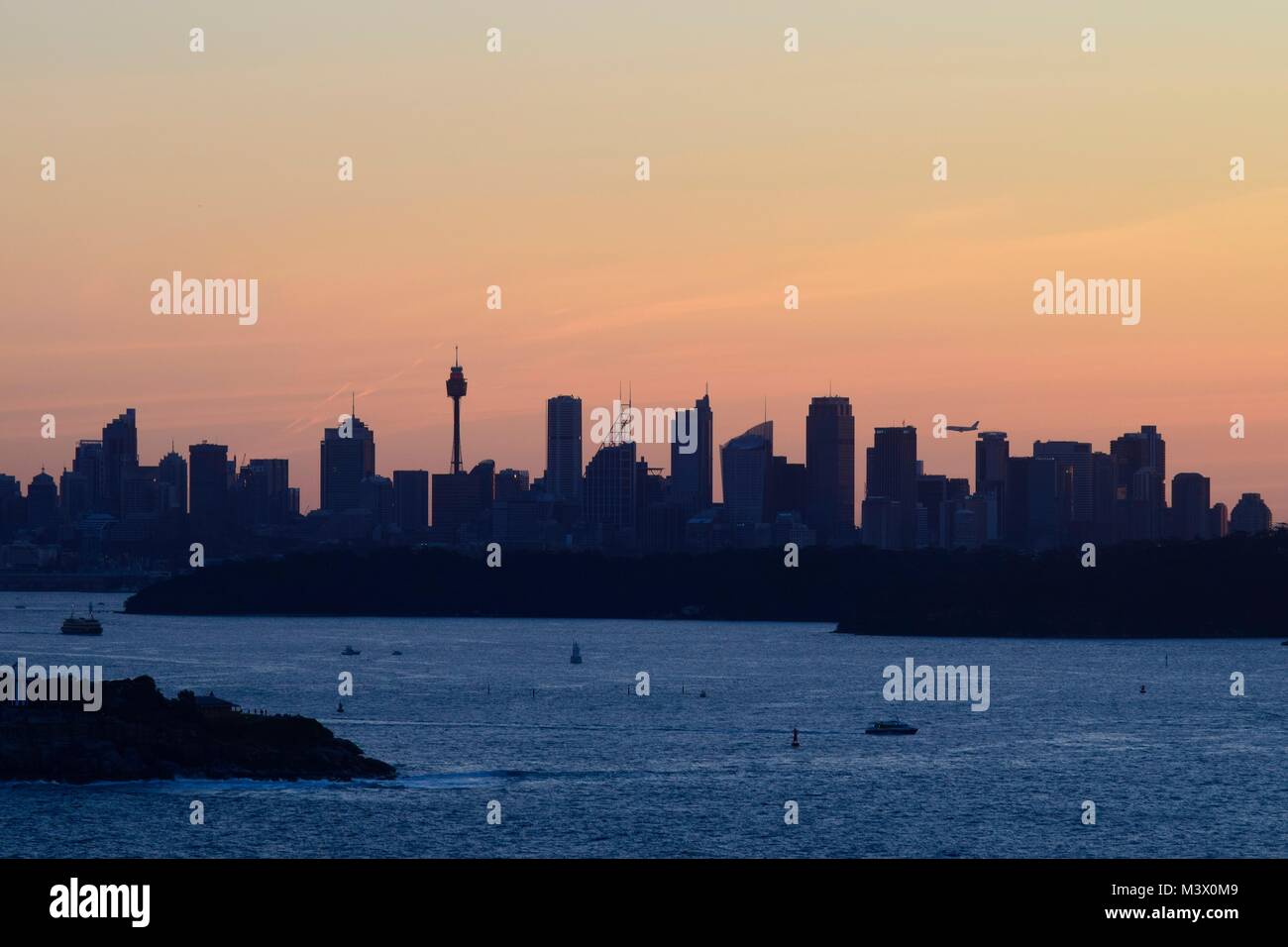 Skyline and city sky hi-res stock photography and images - Alamy