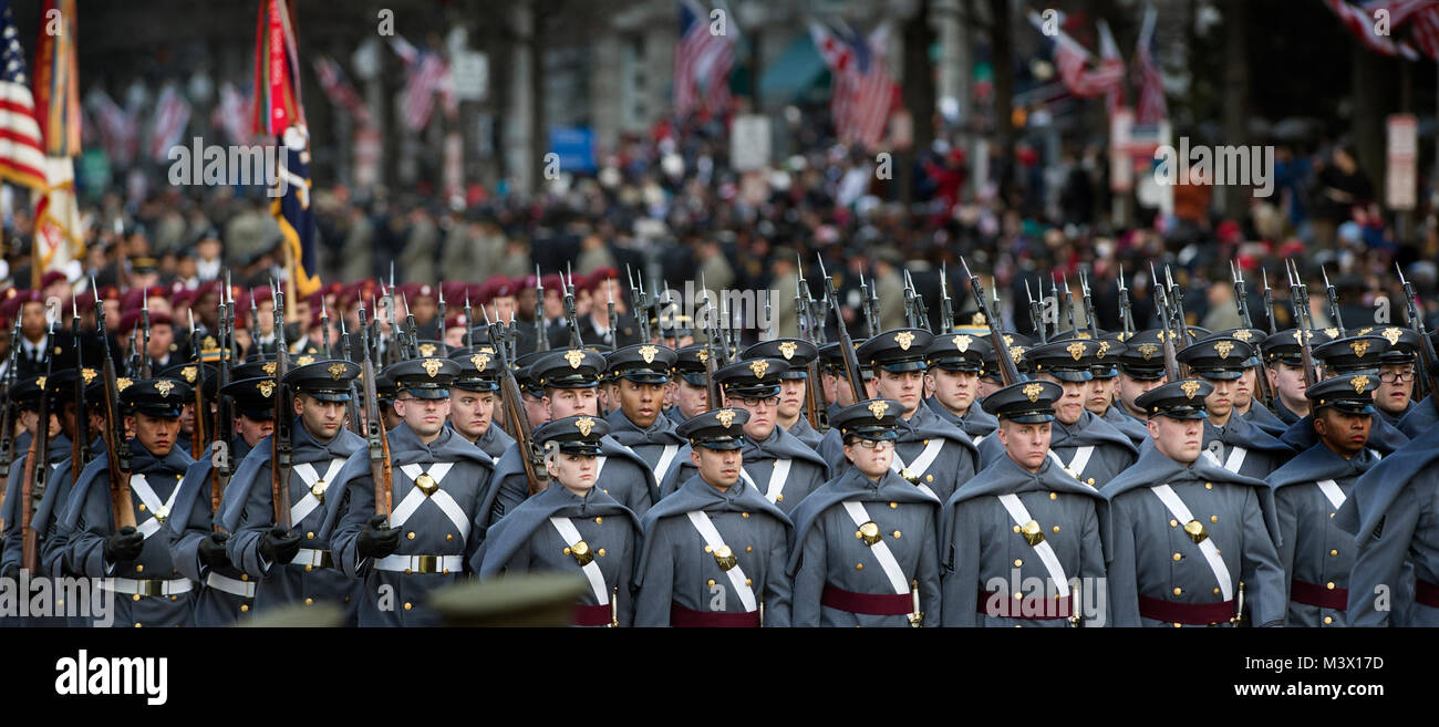 U.S. Army Cadets from U.S. Military Academy in West Point, NY, march up ...