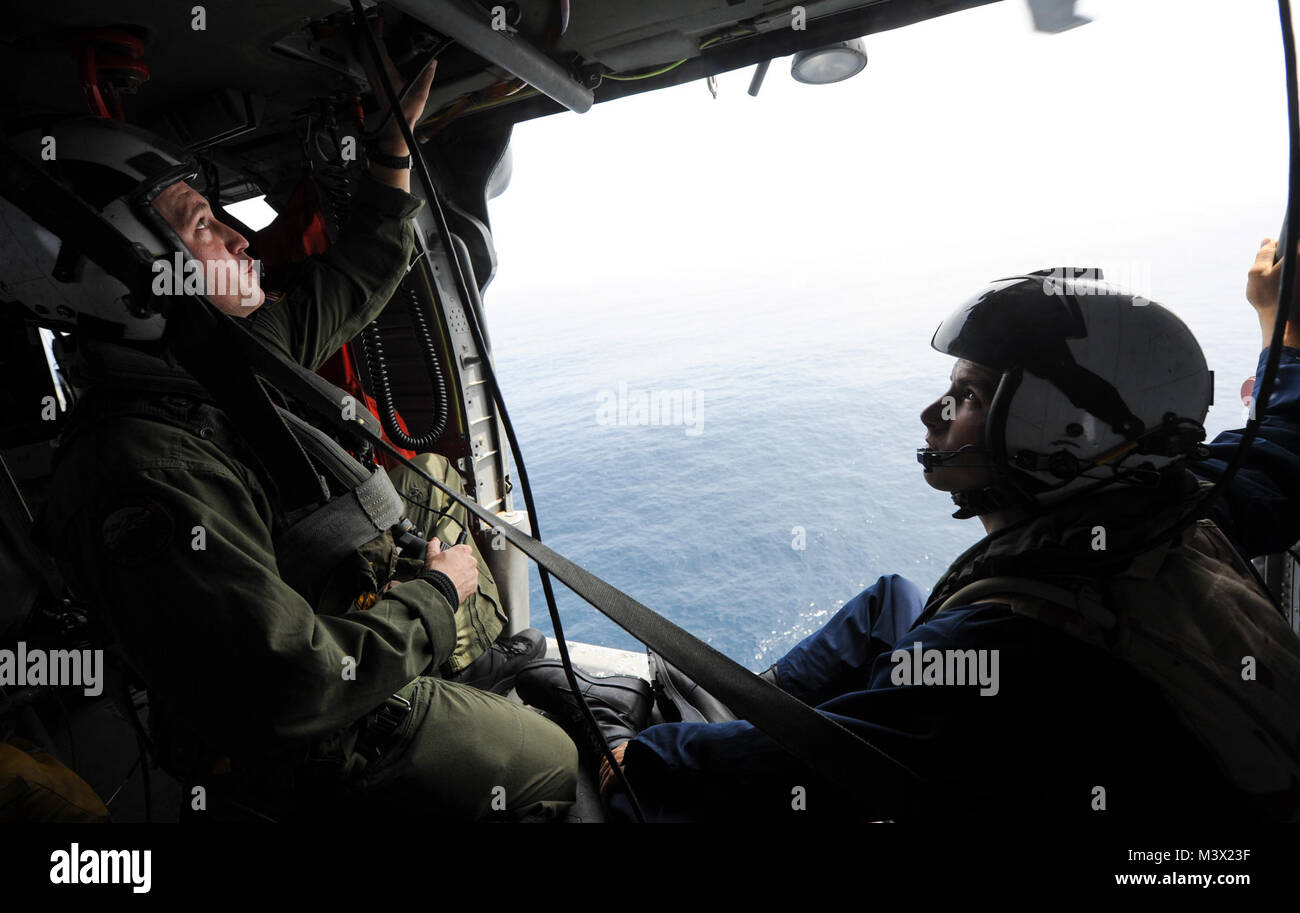 GULF OF OMAN (June 26, 2013) - Naval Aircrewman (Helicopter) 2nd Class ...