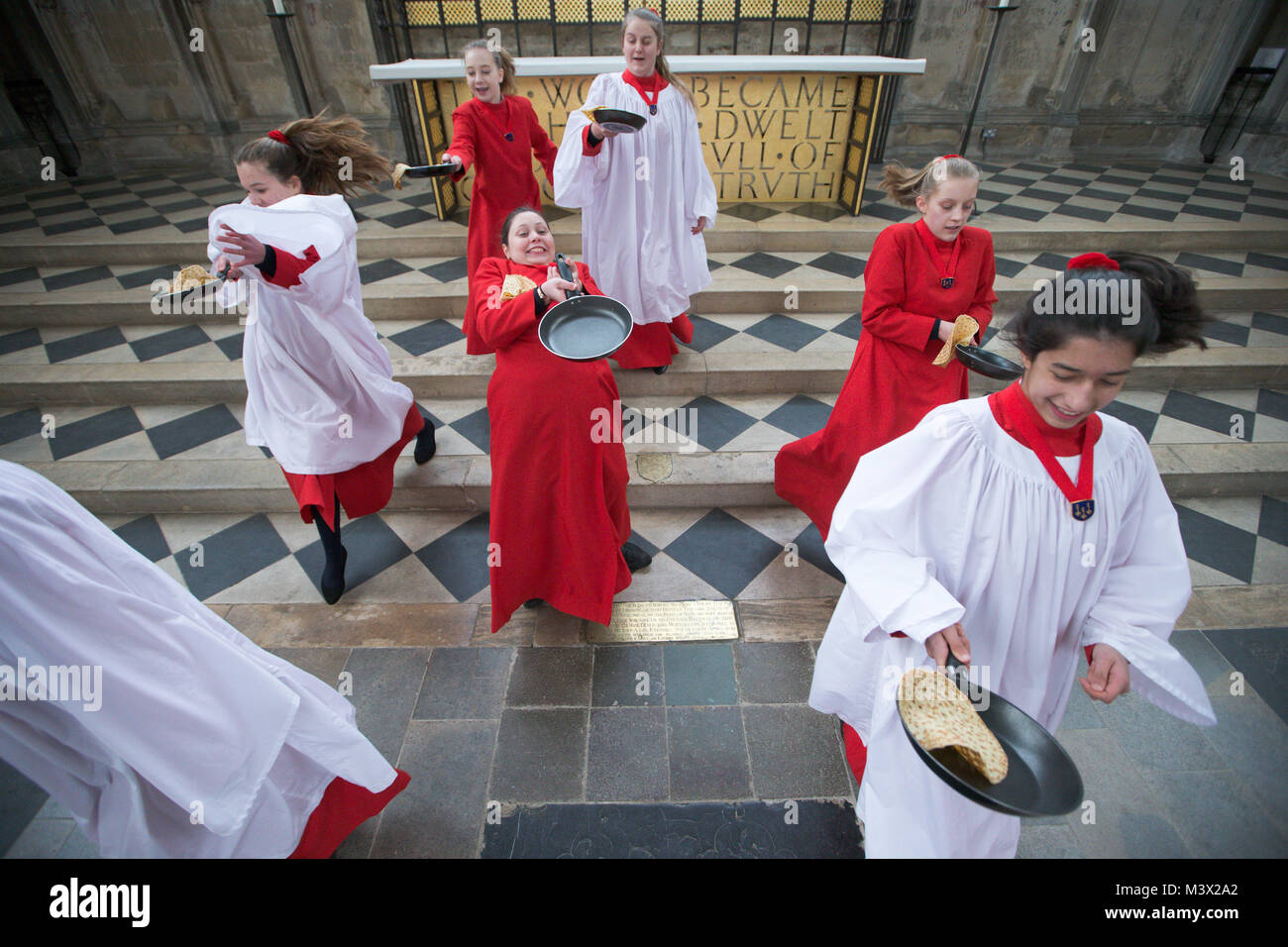 Choir gowns cathedral hi-res stock photography and images - Alamy