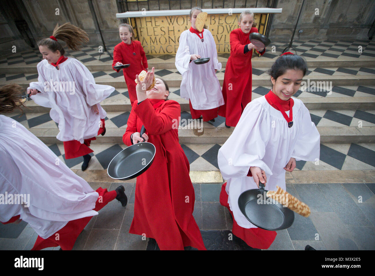 Choir gowns cathedral hi-res stock photography and images - Alamy
