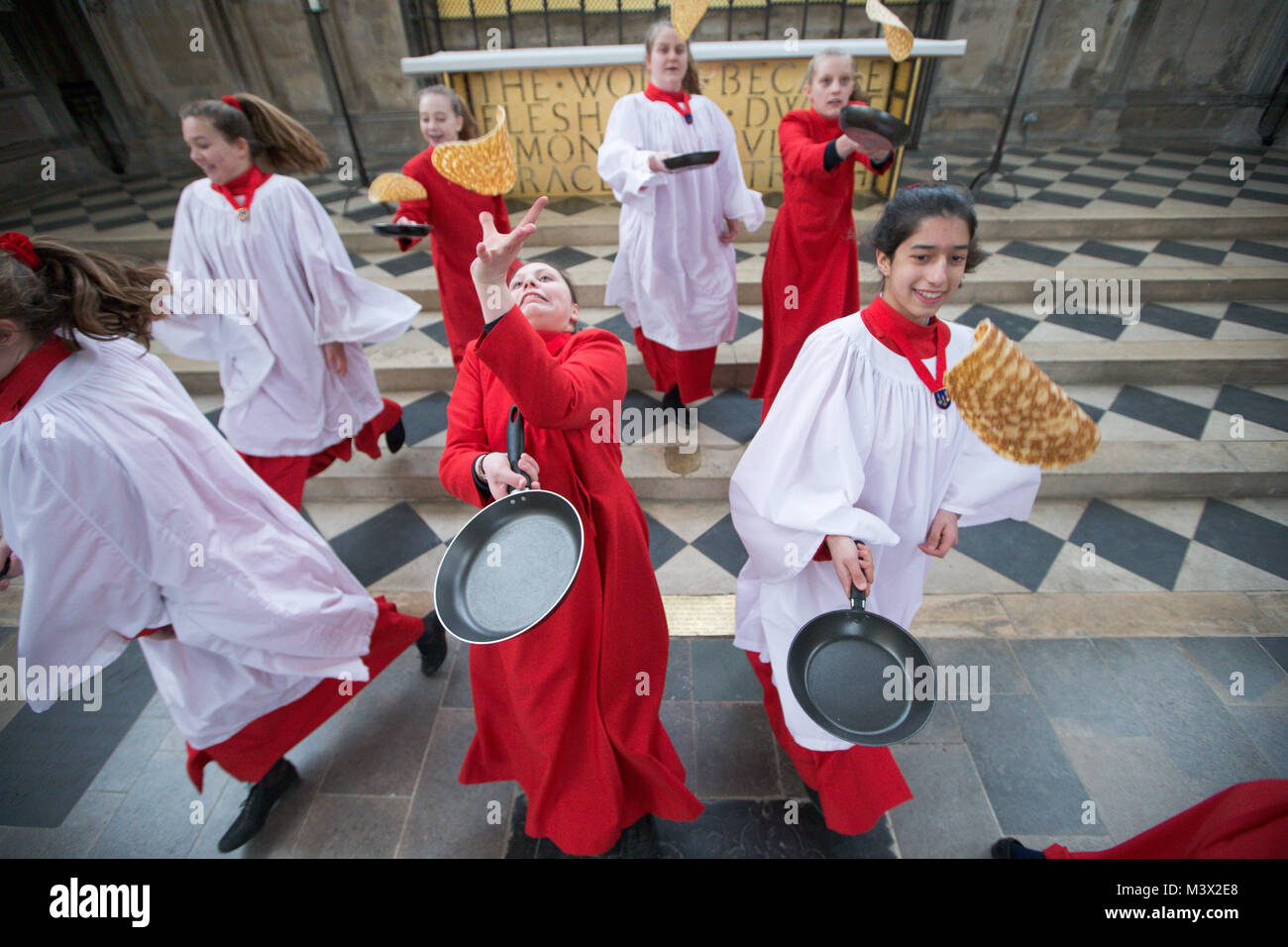 Choir gowns cathedral hi-res stock photography and images - Alamy