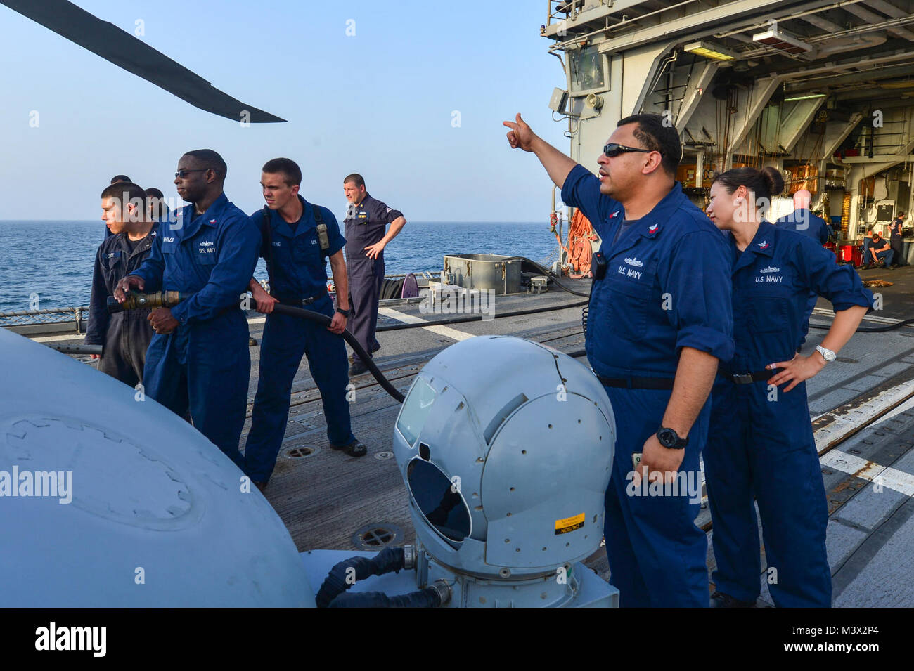 2013 damage controlman hi-res stock photography and images - Alamy