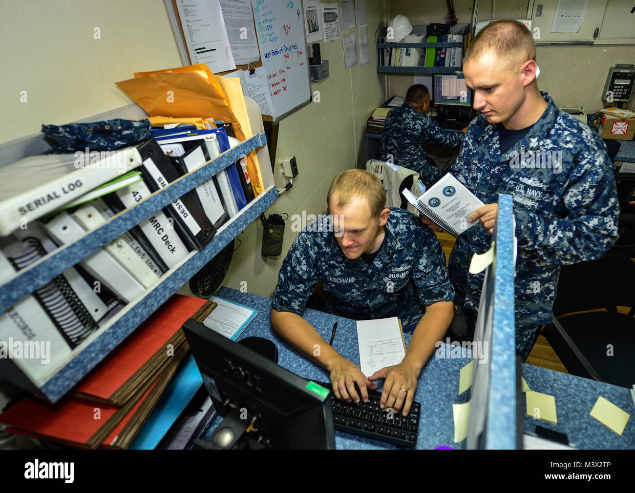NAVAL SUPPORT ACTIVITY, BAHRAIN (Aug. 5, 2013) Yeoman 1st Class James ...